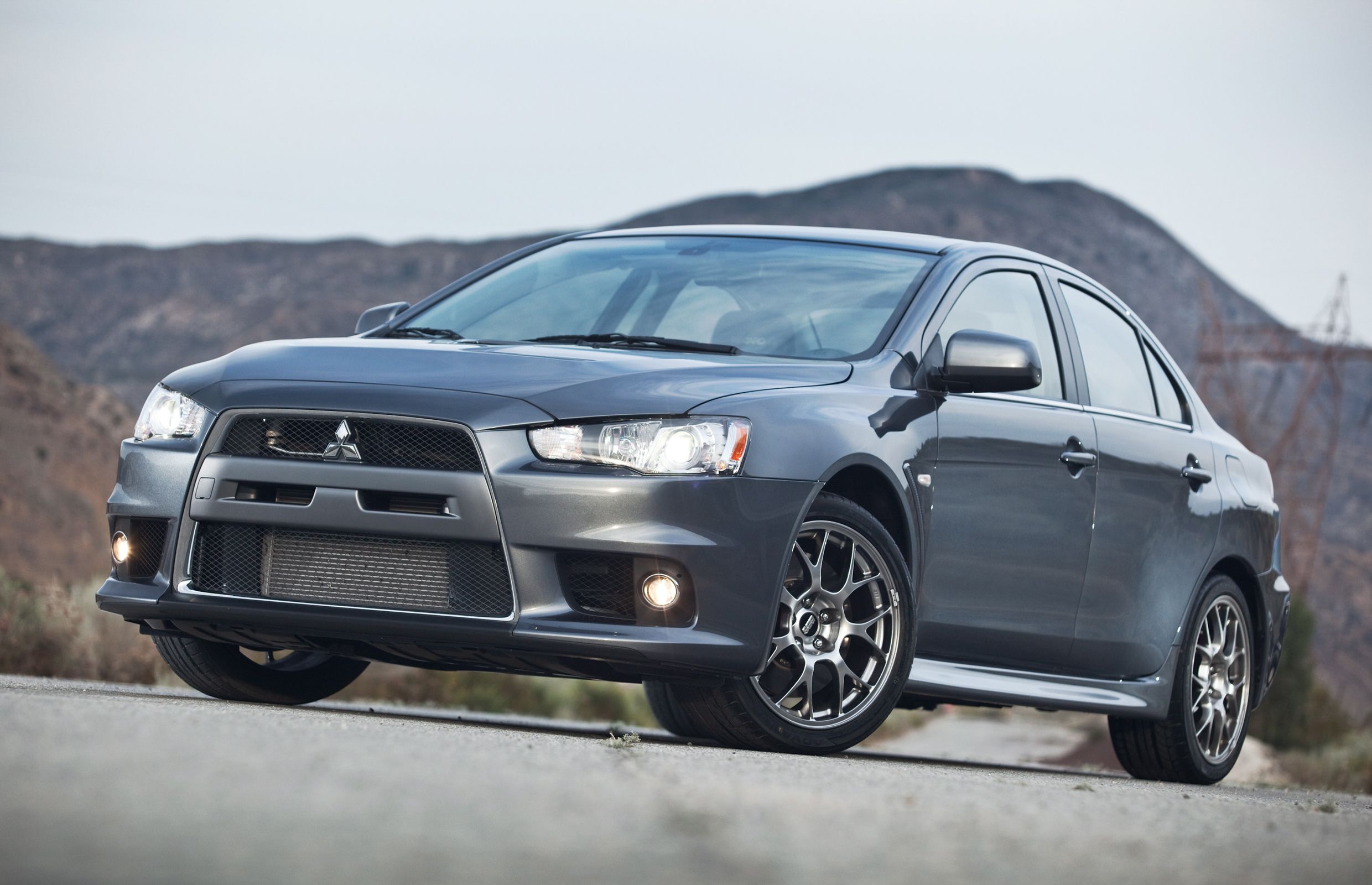 Sedan: 2014 Mitsubishi Lancer | Driving