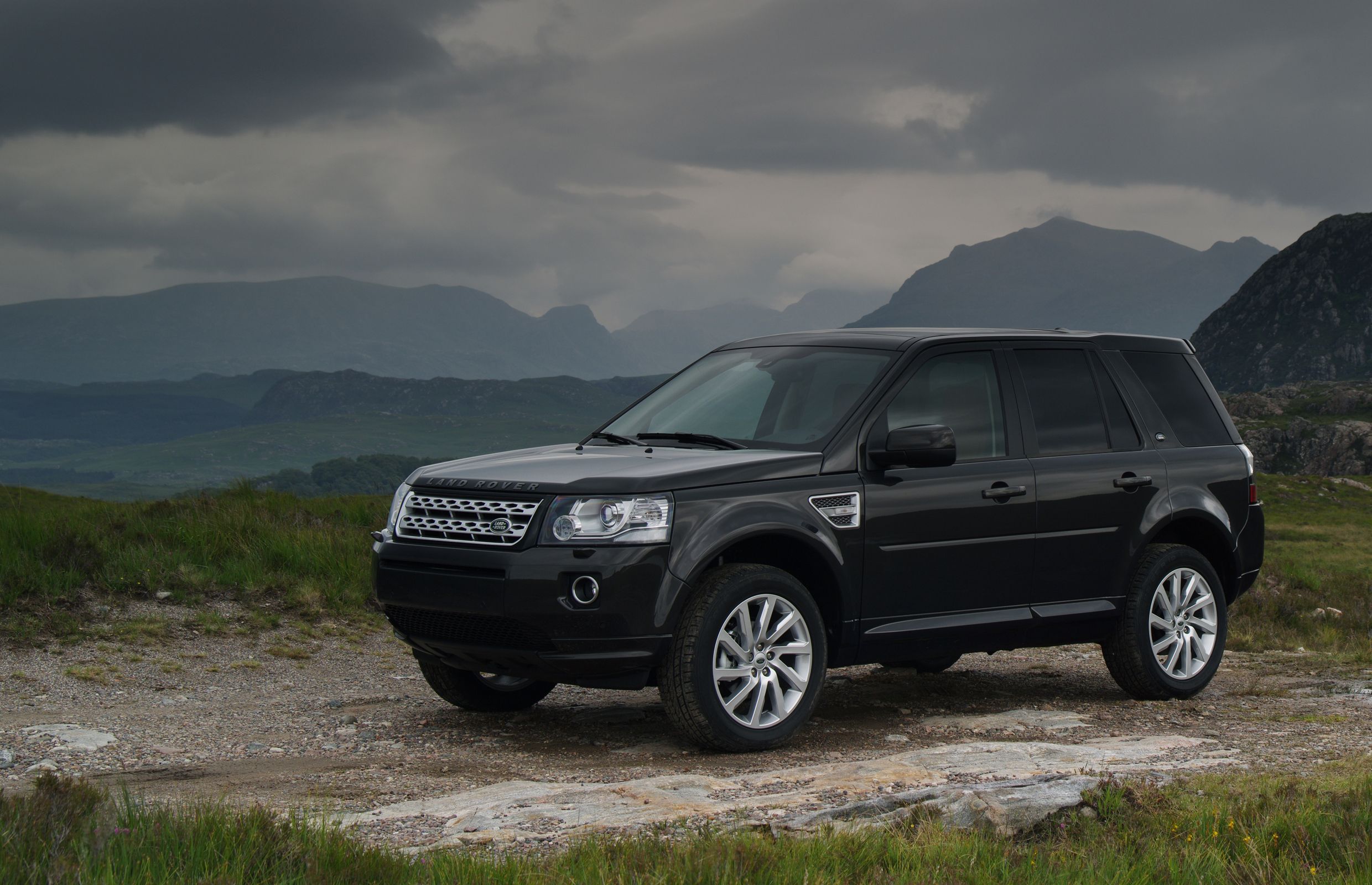 SUV: 2014 Land Rover LR2 | Driving