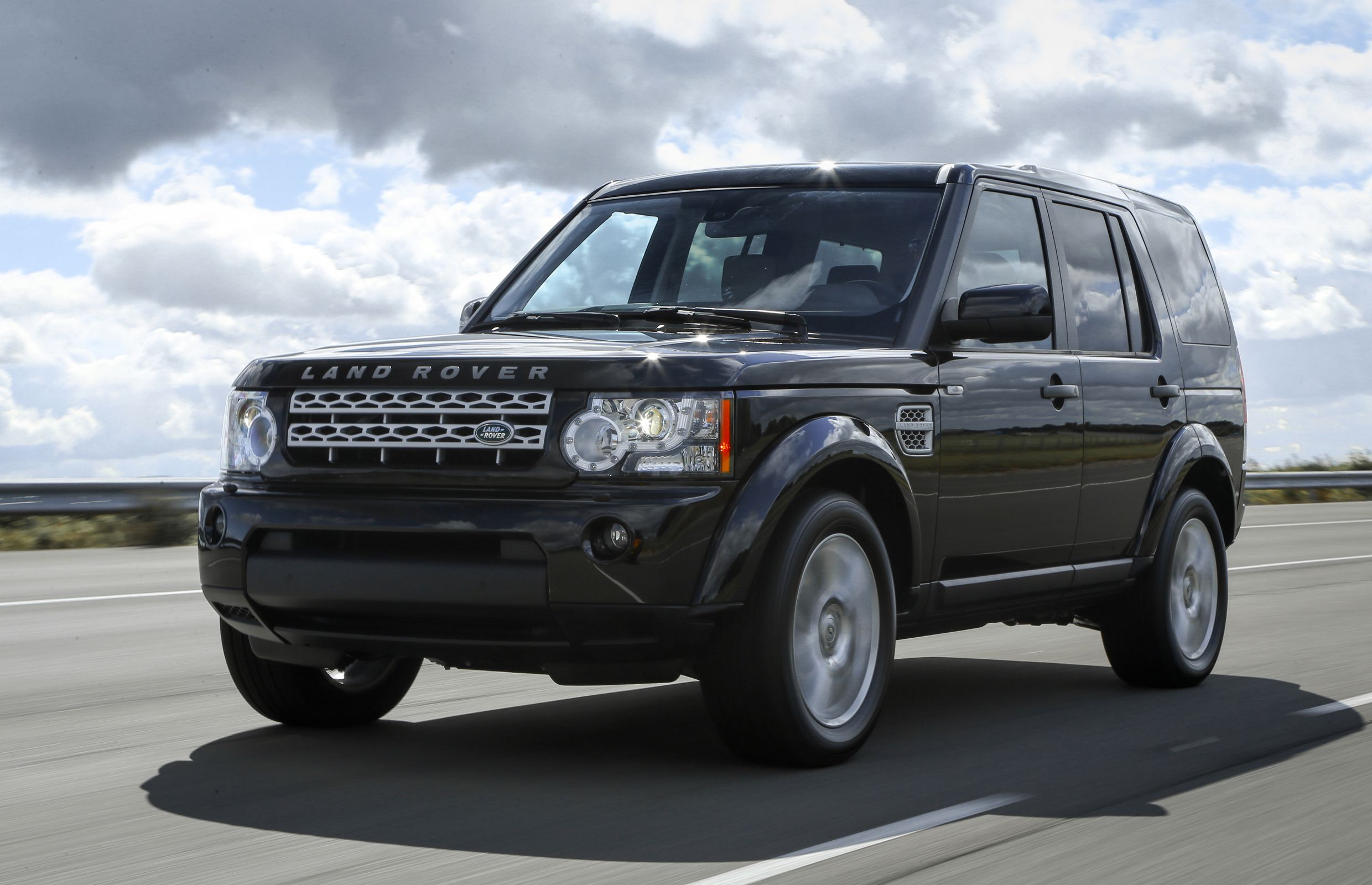 SUV: 2014 Land Rover LR4 | Driving