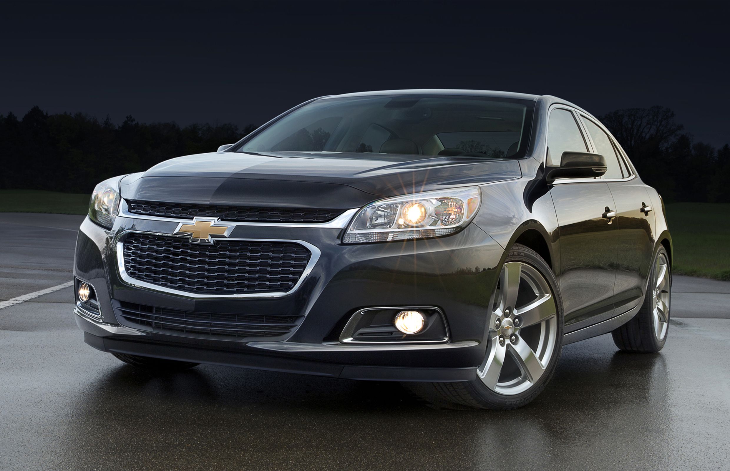 Sedan: 2014 Chevrolet Malibu | Driving