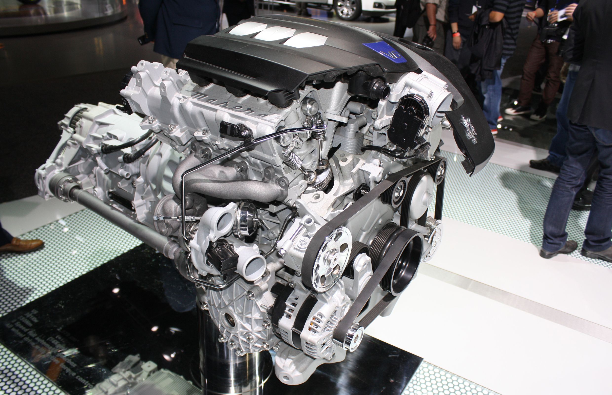 Sensuous Maserati Ghibli makes debut at L.A. Auto Show | Driving