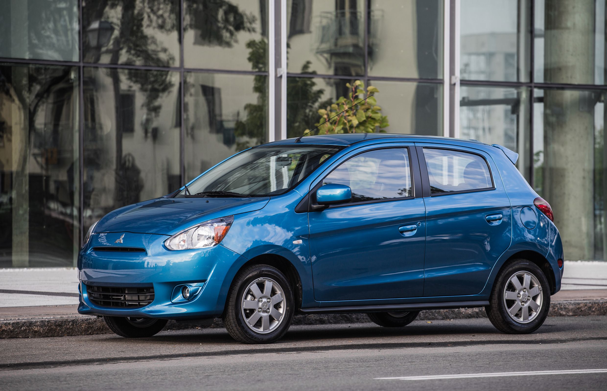 Hatchback: 2014 Mitsubishi Mirage | Driving
