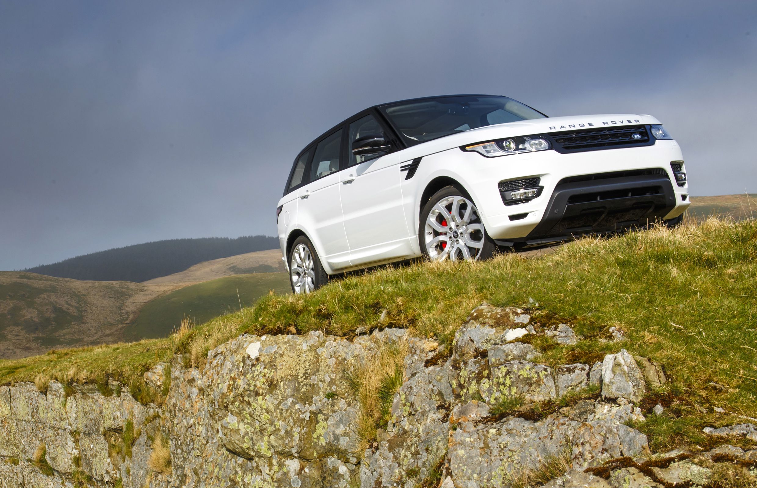 SUV: 2014 Range Rover Sport | Driving