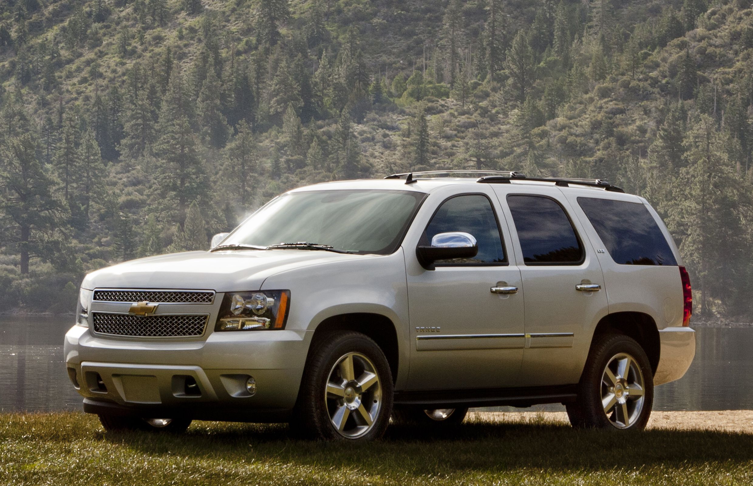 SUV: 2014 Chevrolet Tahoe | Driving