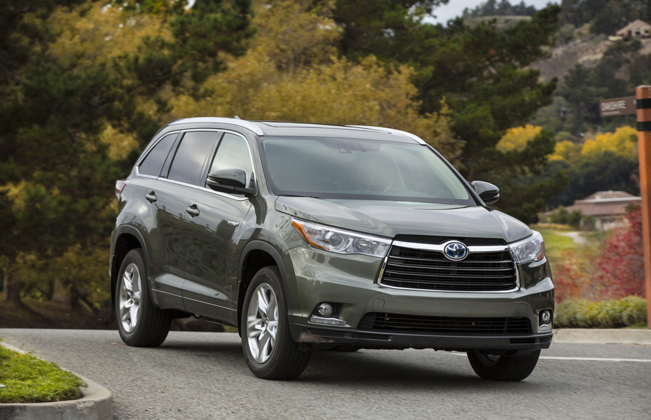 Six seven-seat minivan alternatives for under $35,000 | Driving