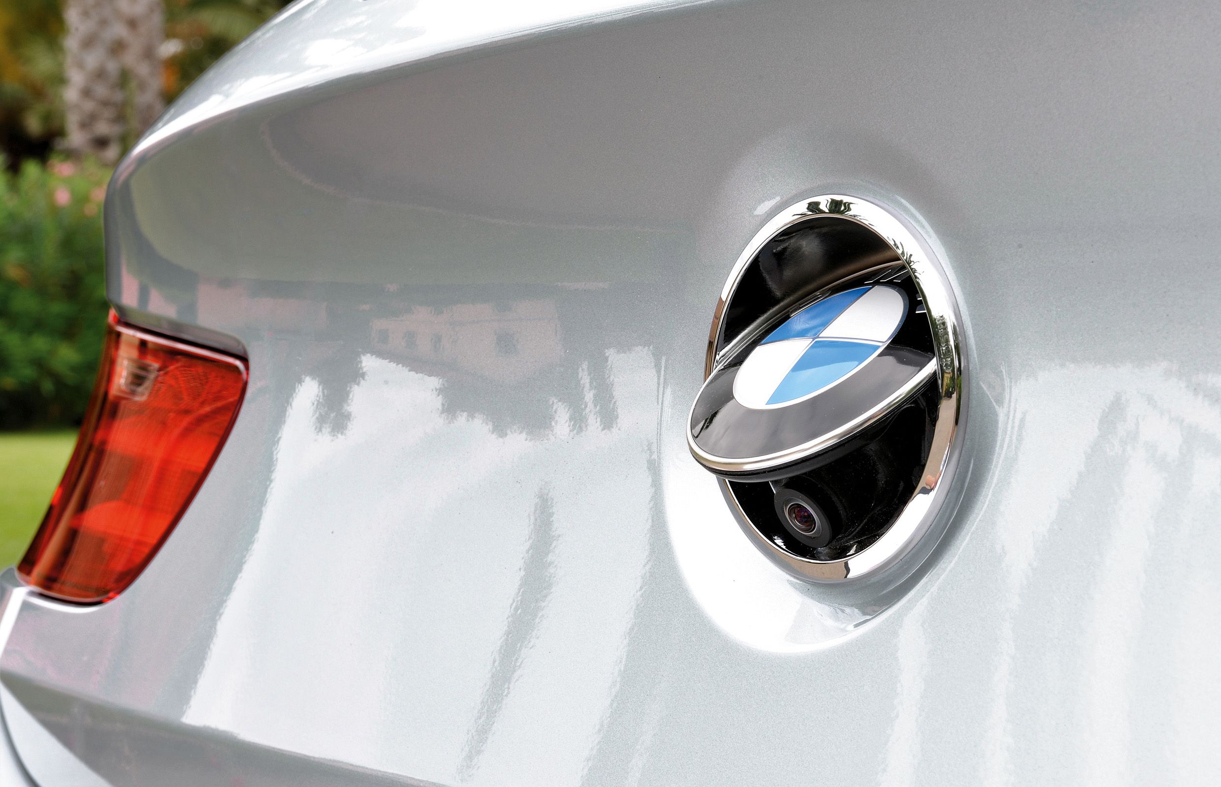 U.S. to require rear-view cameras in all new cars by 2018 | Driving