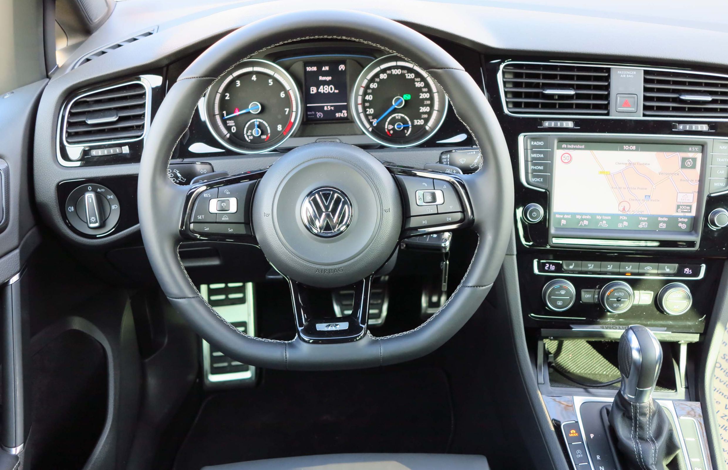First drive: 2015 Volkswagen Golf R | Driving