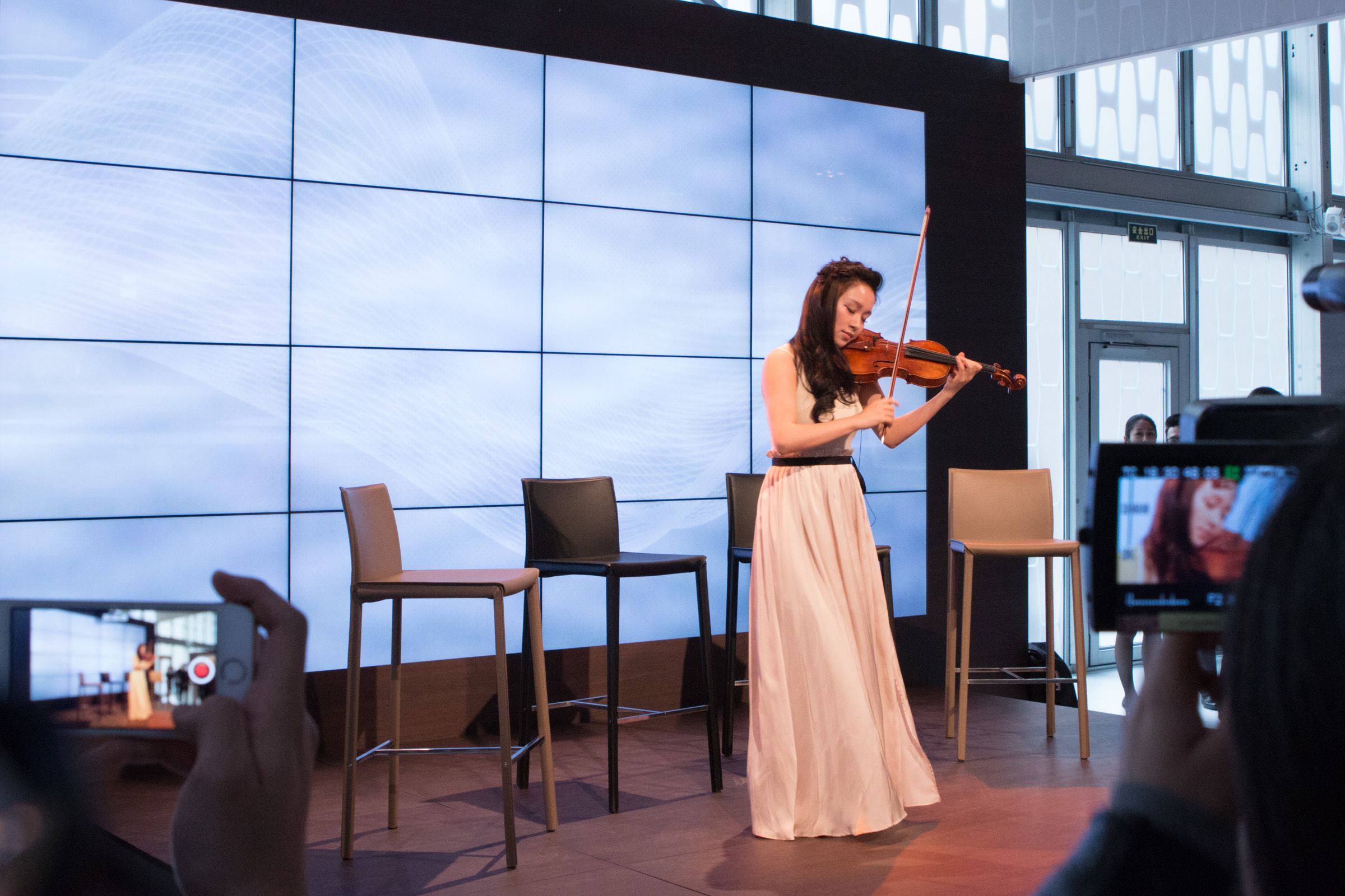 Amid fanfare, Lincoln brand launches in China | Driving