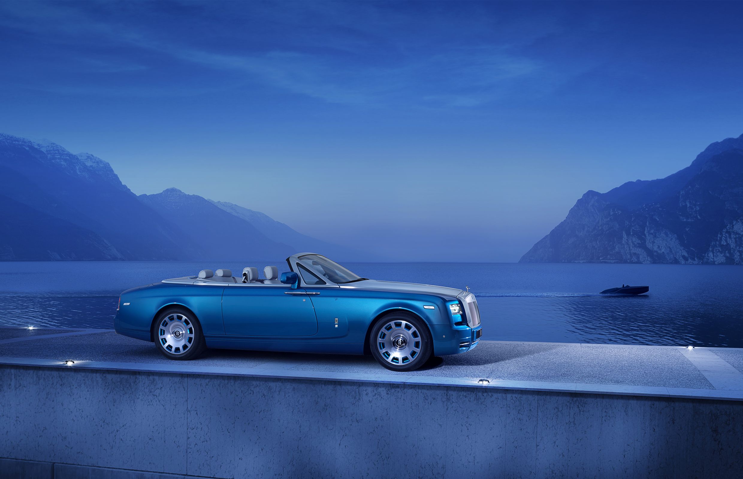 Rolls-Royce unveils bespoke Phantom Drophead Coupe Waterspeed ...