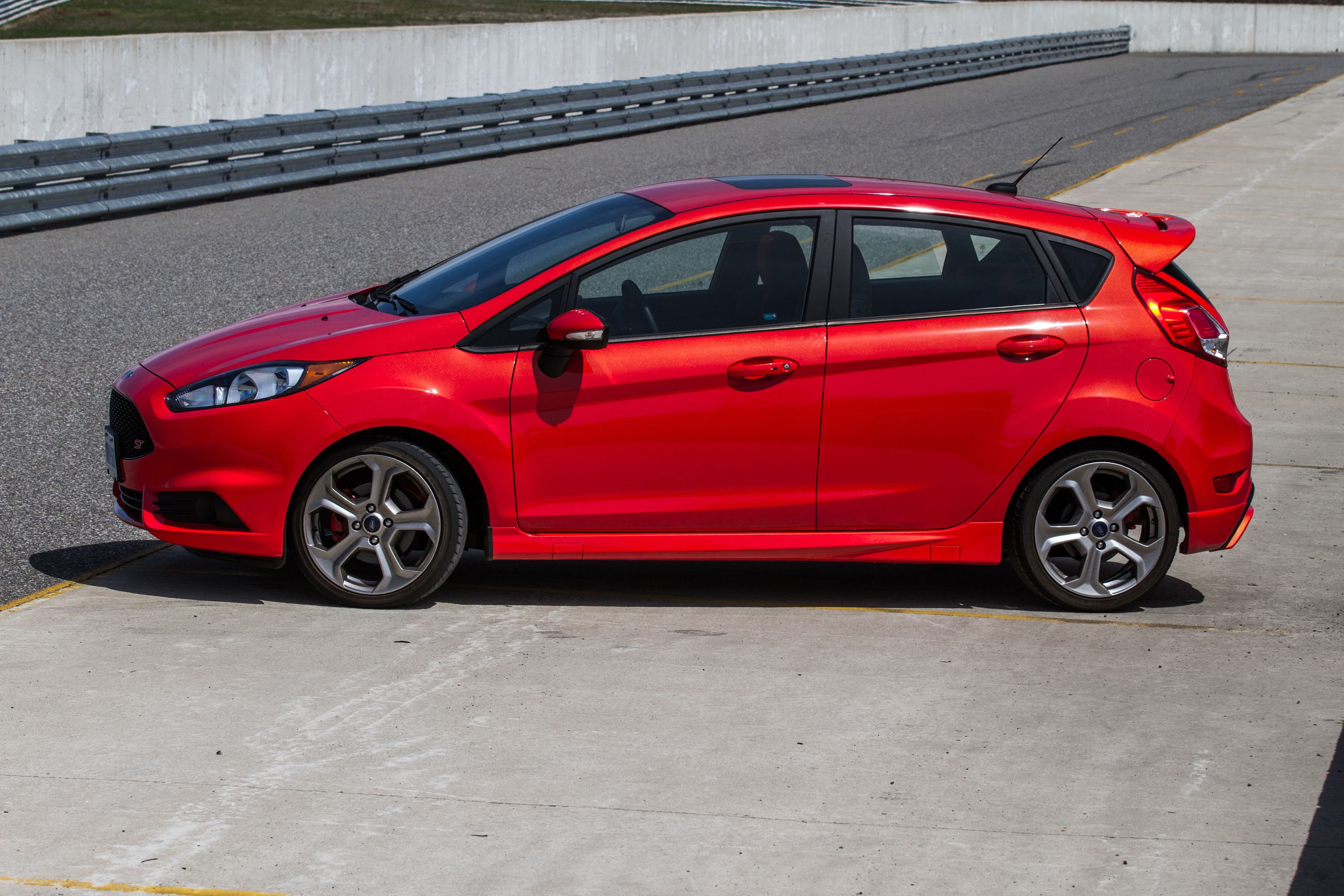 These are the 5 best track cars on a budget | Driving