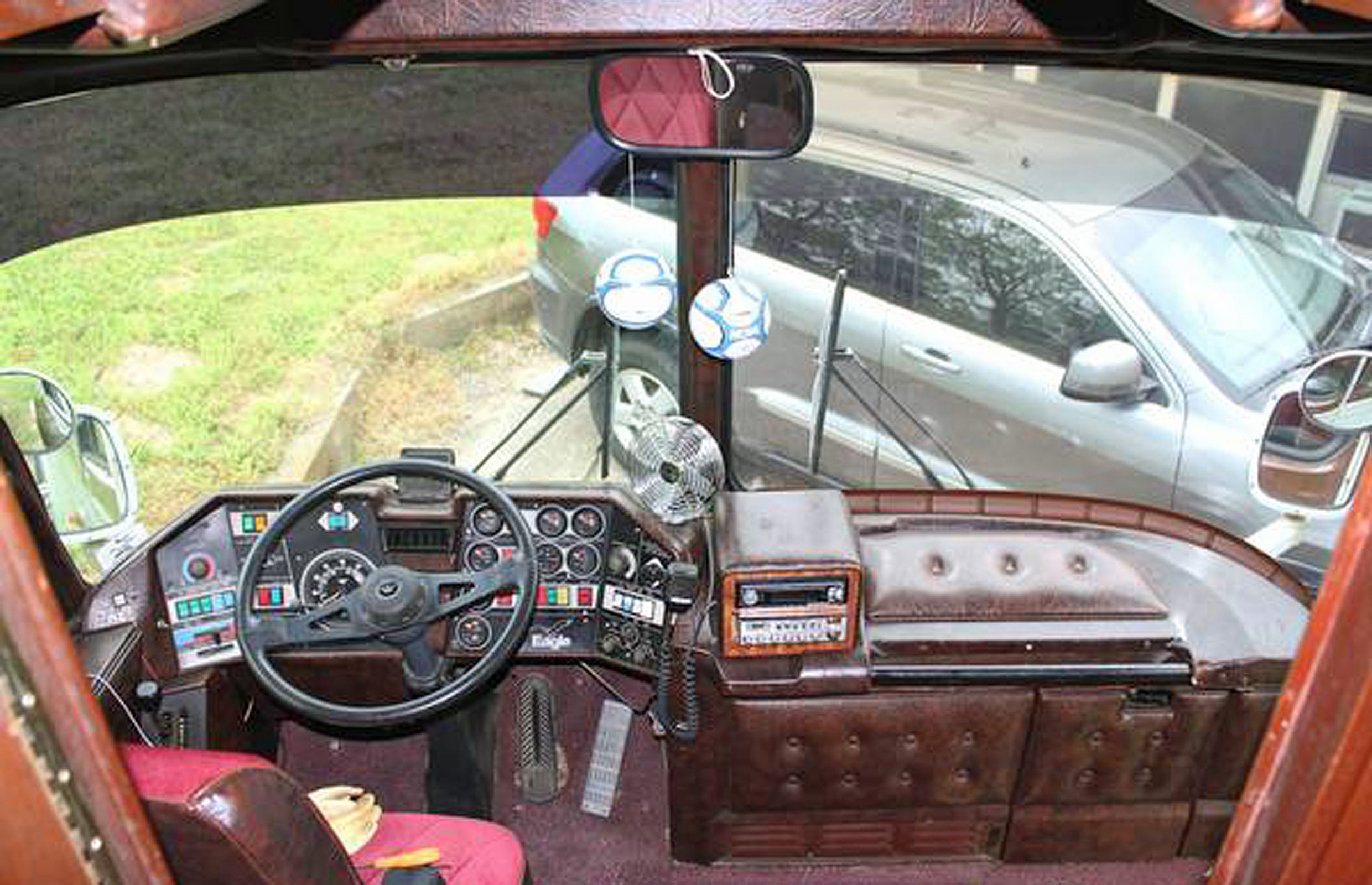 10 reasons I want Willie Nelson's 1983 tour bus | Driving