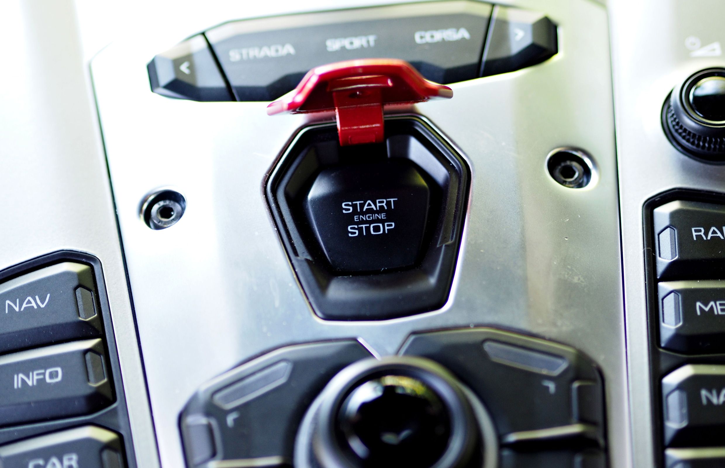 Supercar Review: 2014 Lamborghini Aventador LP 700-4 | Driving