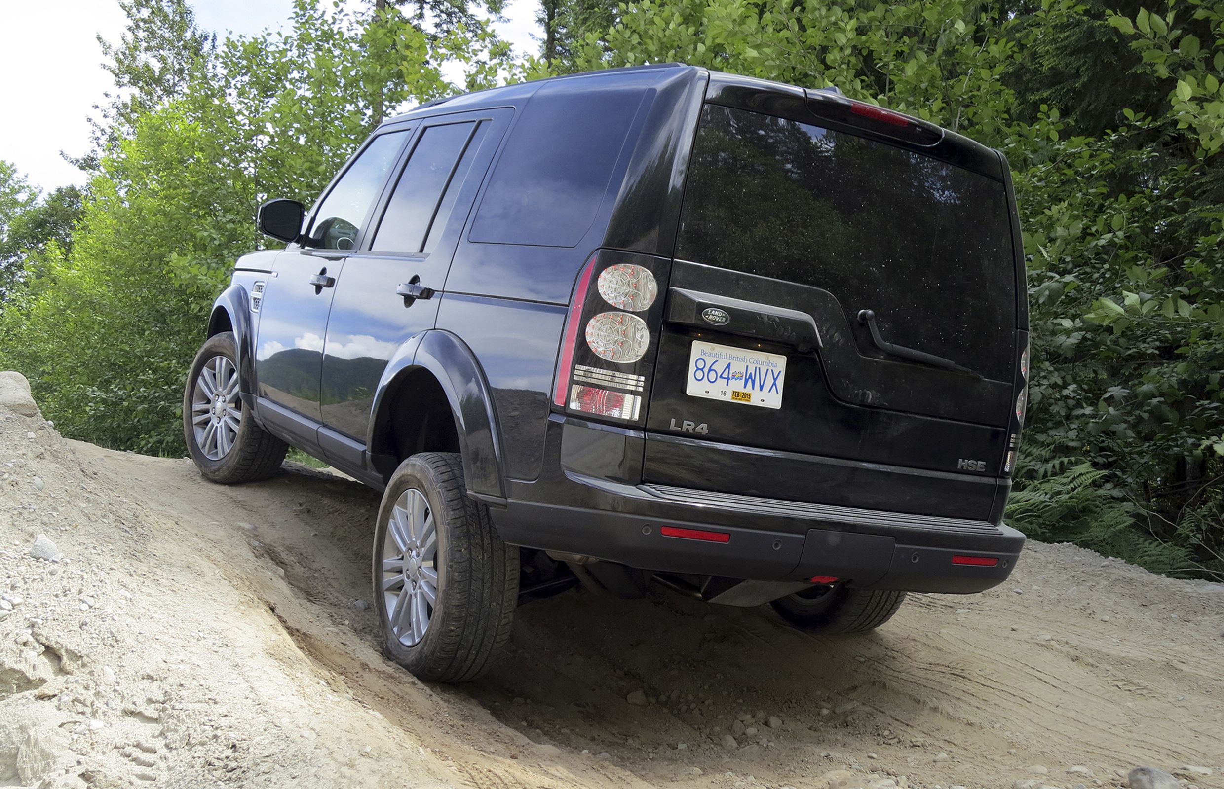 SUV Review: 2014 Land Rover LR4 | Driving