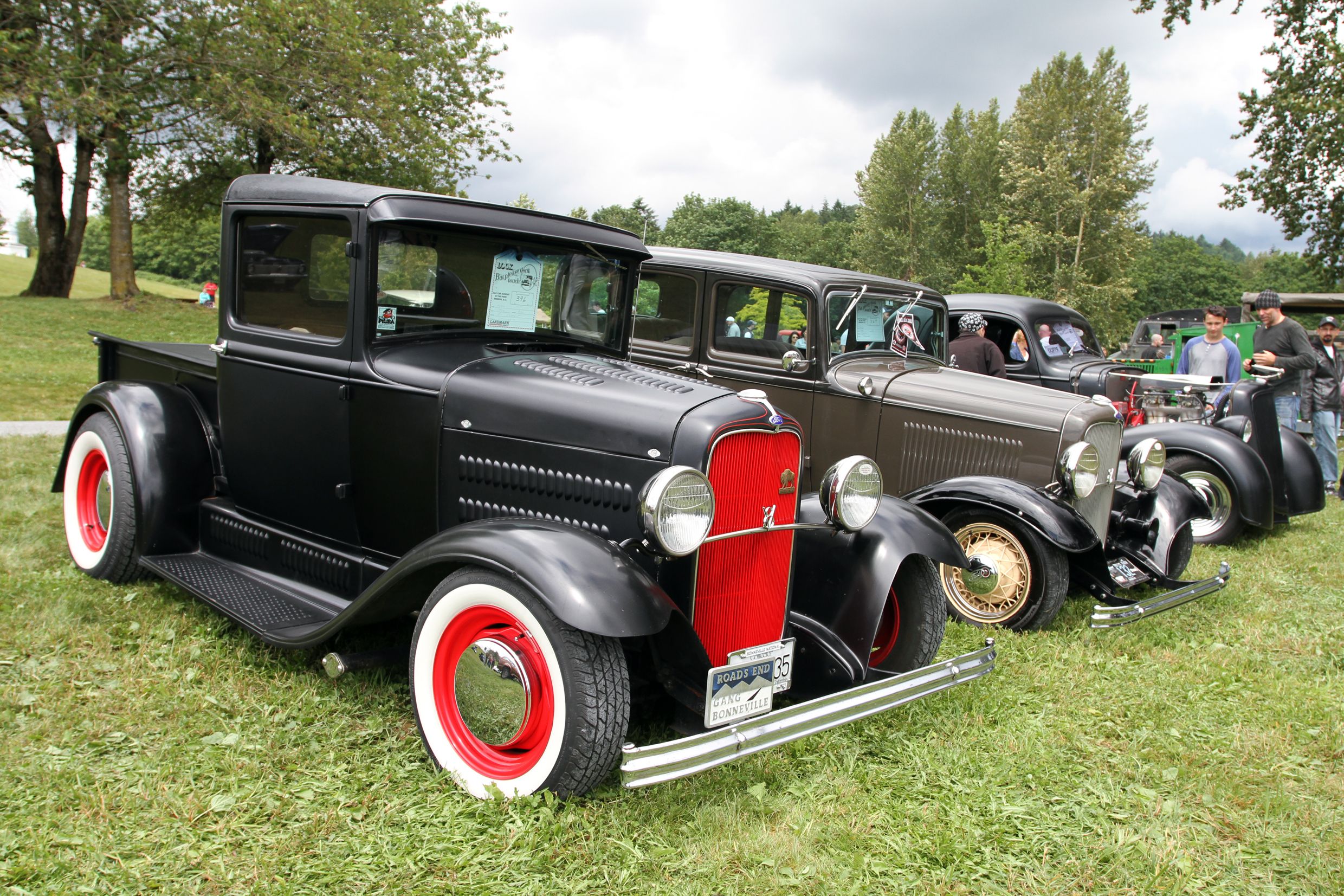 Hundreds of eye-catching classics turn out for massive show | Driving