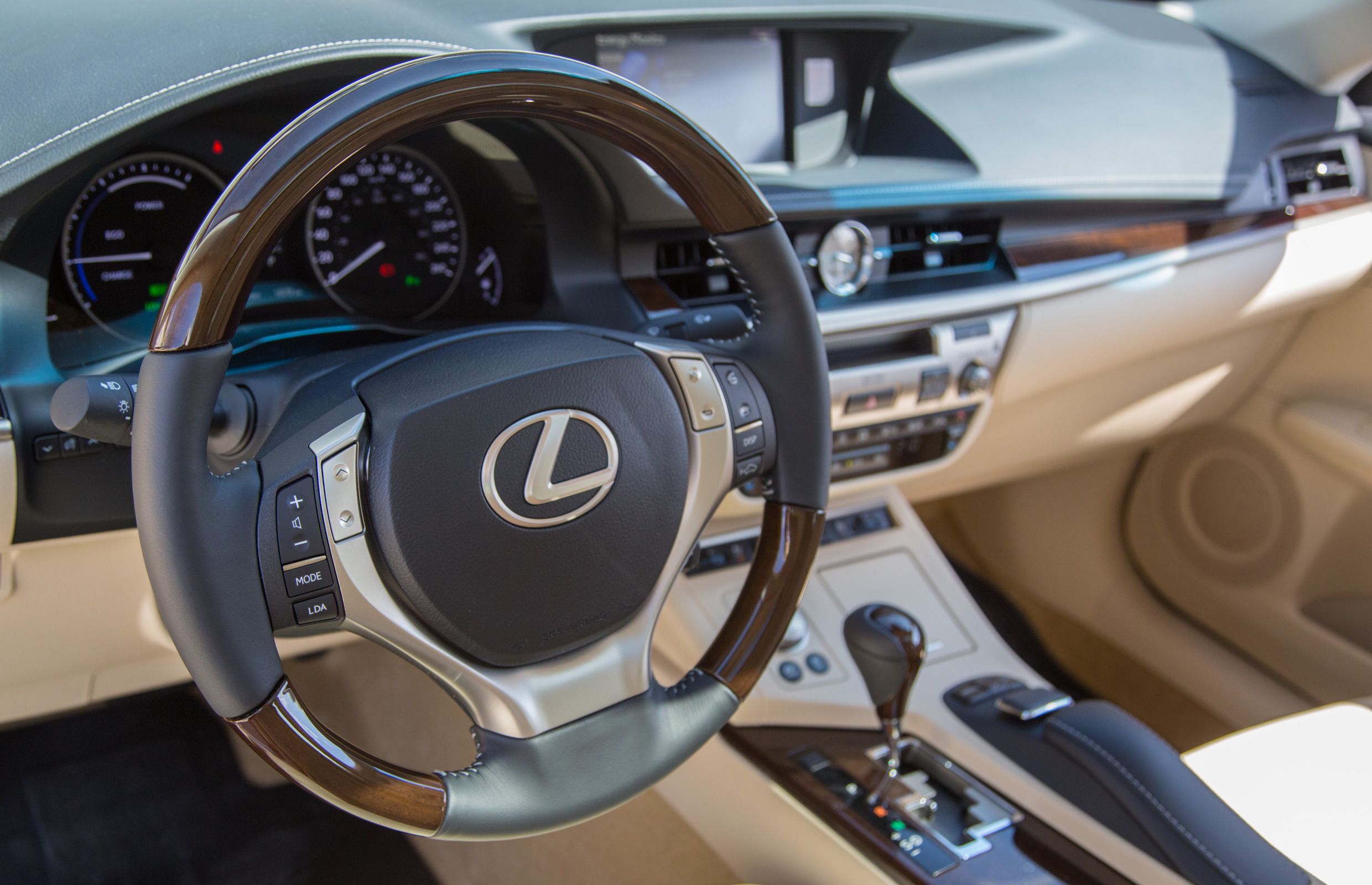 Reader Review: 2014 Lexus ES 300h | Driving