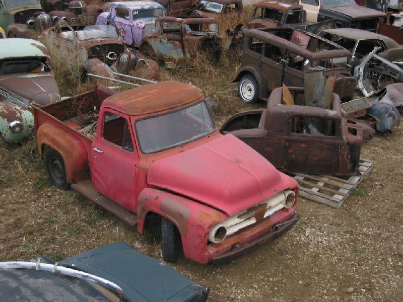 Field of 600 neglected classics in Alberta to be auctioned off | Driving