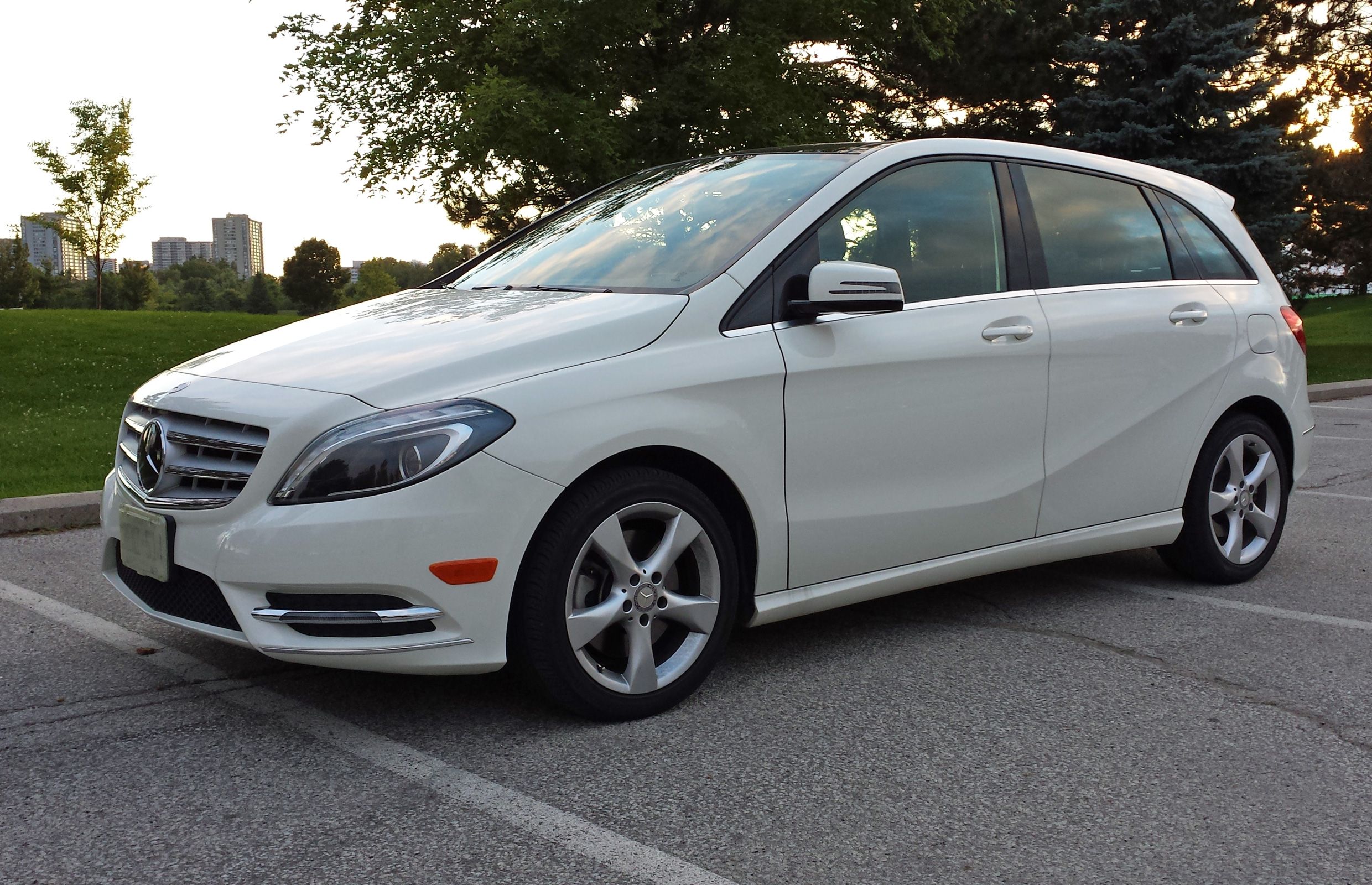 Car Review: 2014 Mercedes-Benz B250 | Driving