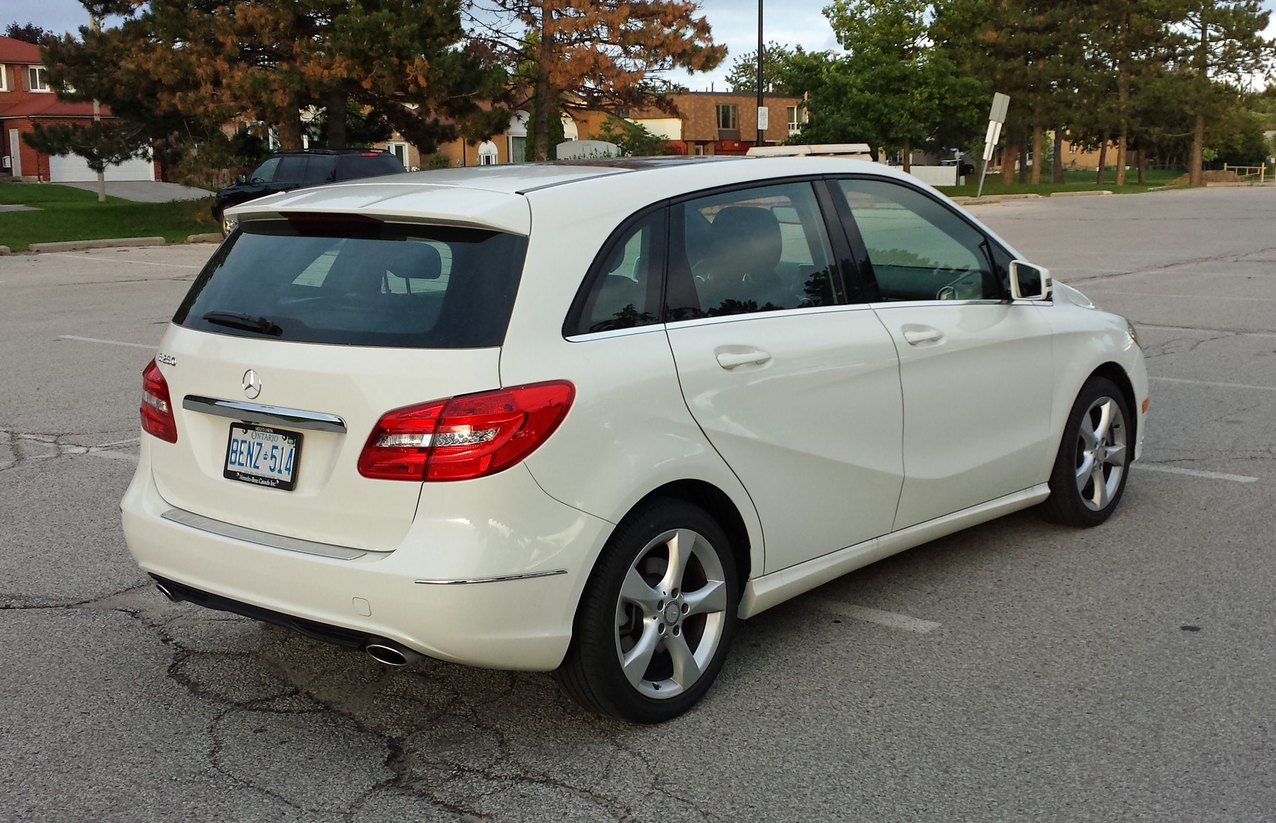 Car Review: 2014 Mercedes-Benz B250 | Driving