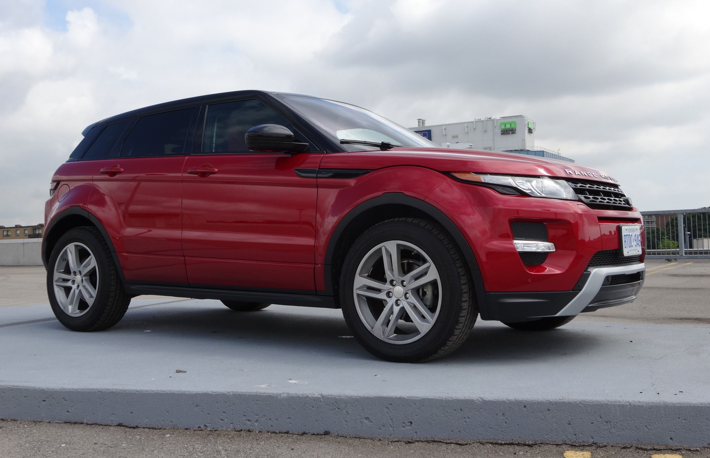 SUV Review: 2014 Range Rover Evoque Dynamic | Driving
