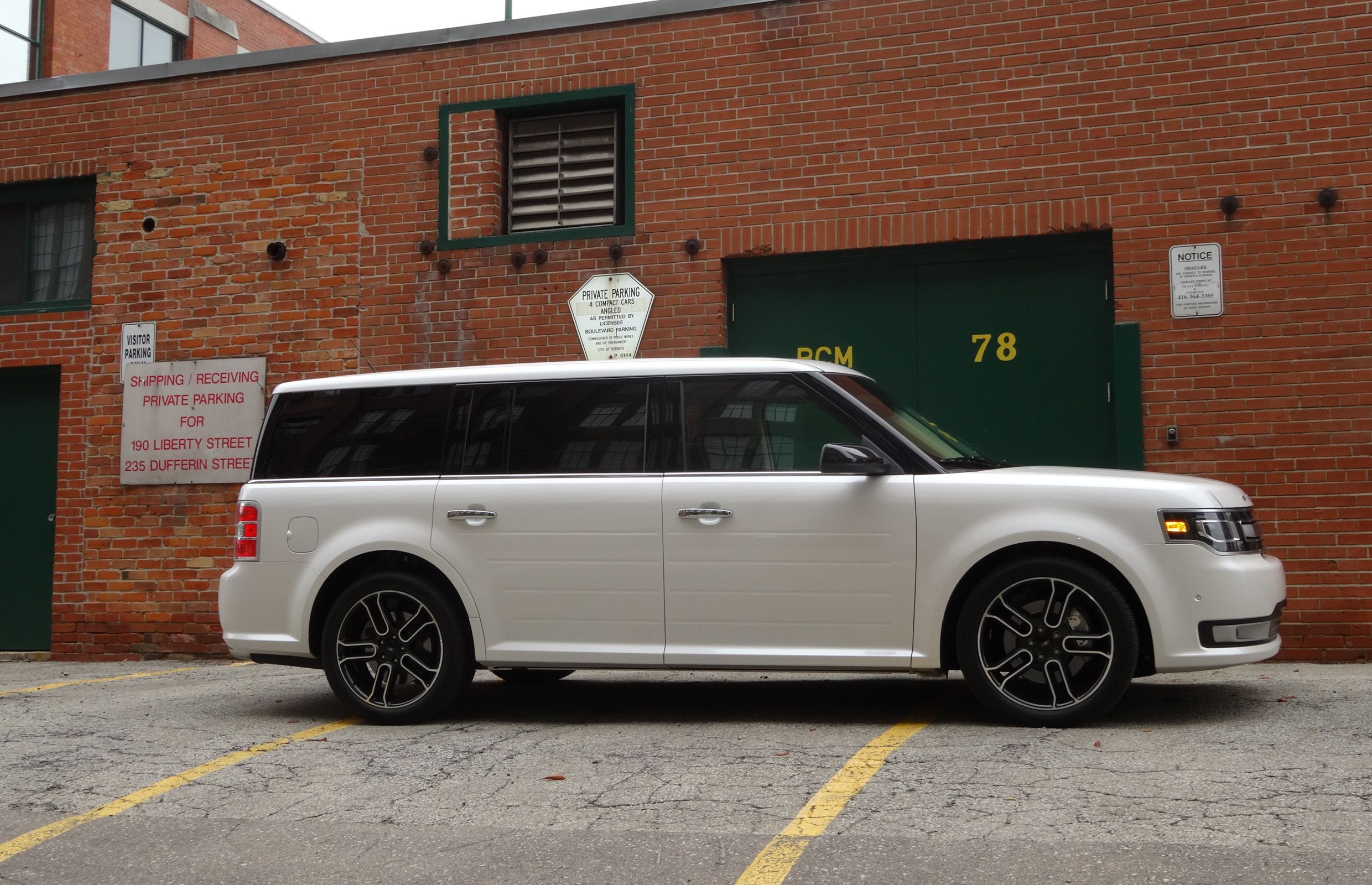 SUV Review: 2014 Ford Flex Limited | Driving