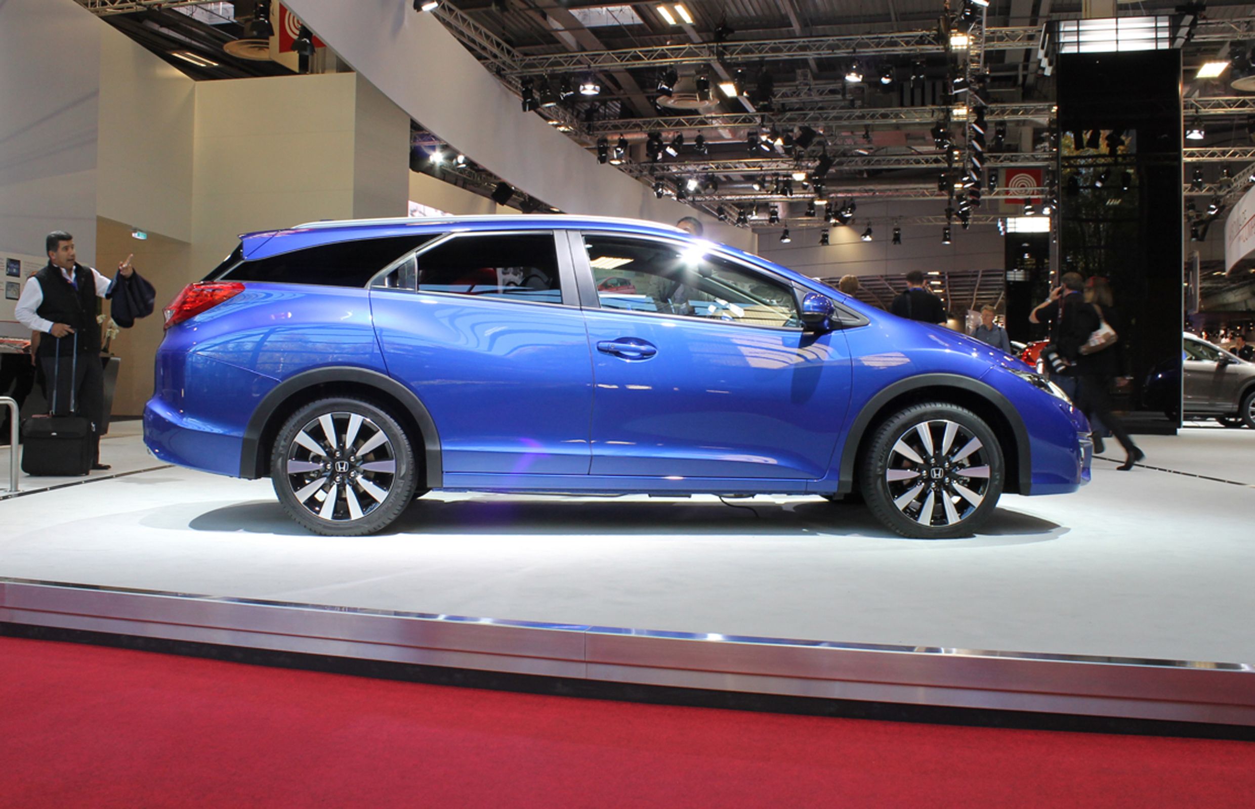 10 wagons we saw in Paris that we really want but can't buy | Driving