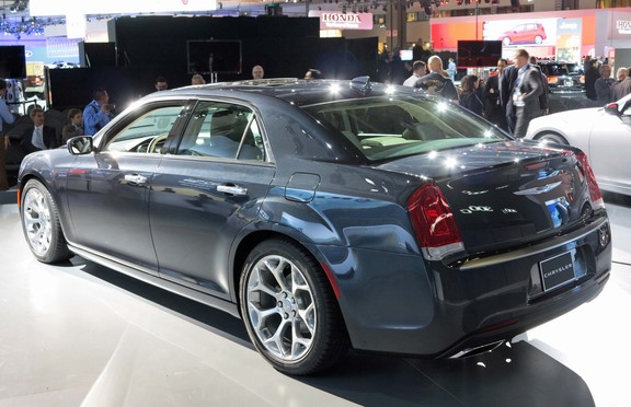 Handsome Chrysler 300 gets suite of new safety features | Driving