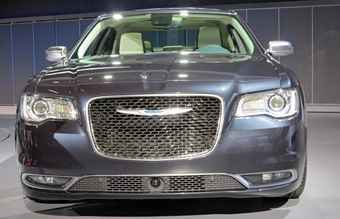 Handsome Chrysler 300 gets suite of new safety features | Driving