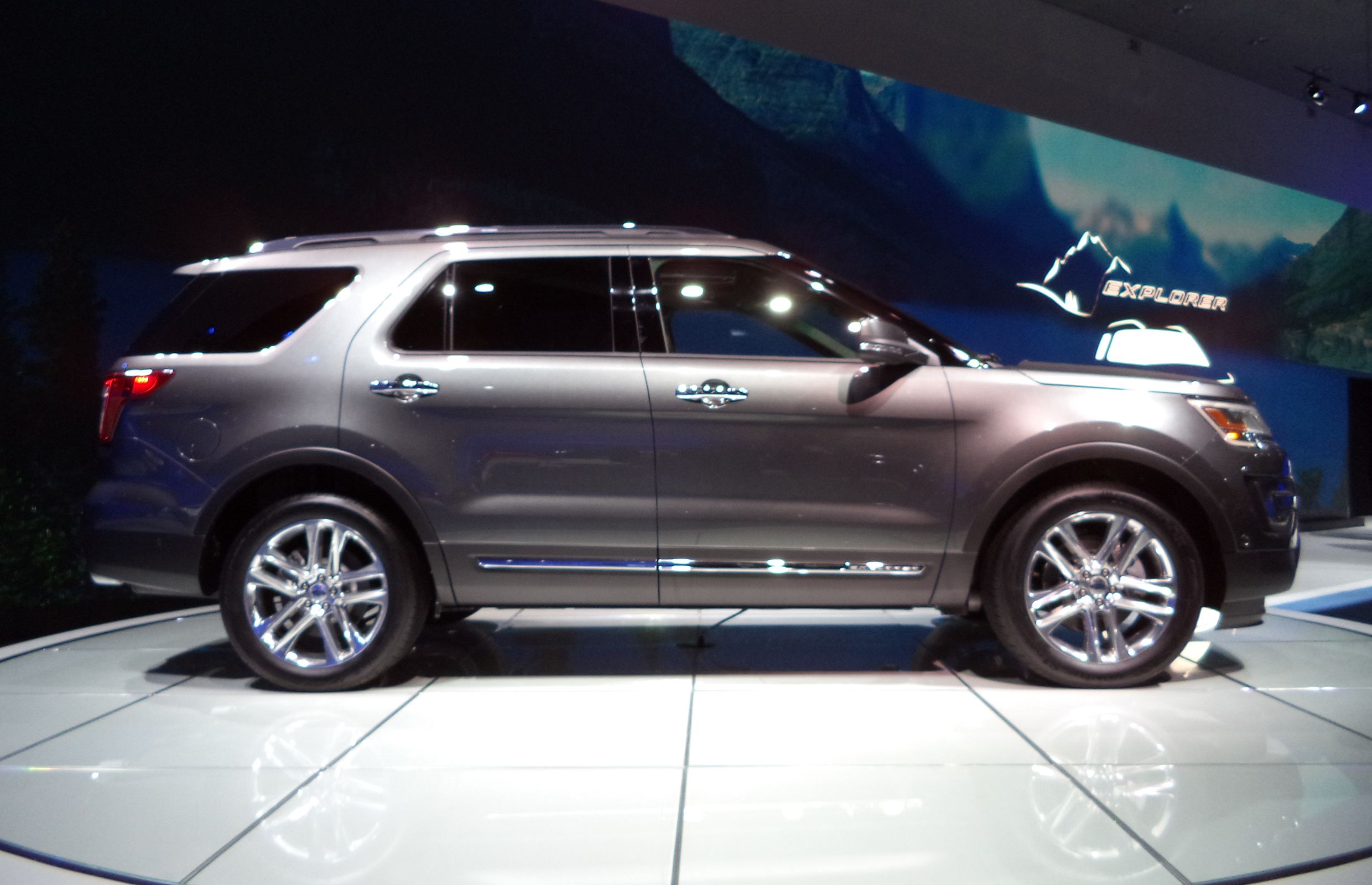2016 Ford Explorer gets updated look, more power | Driving