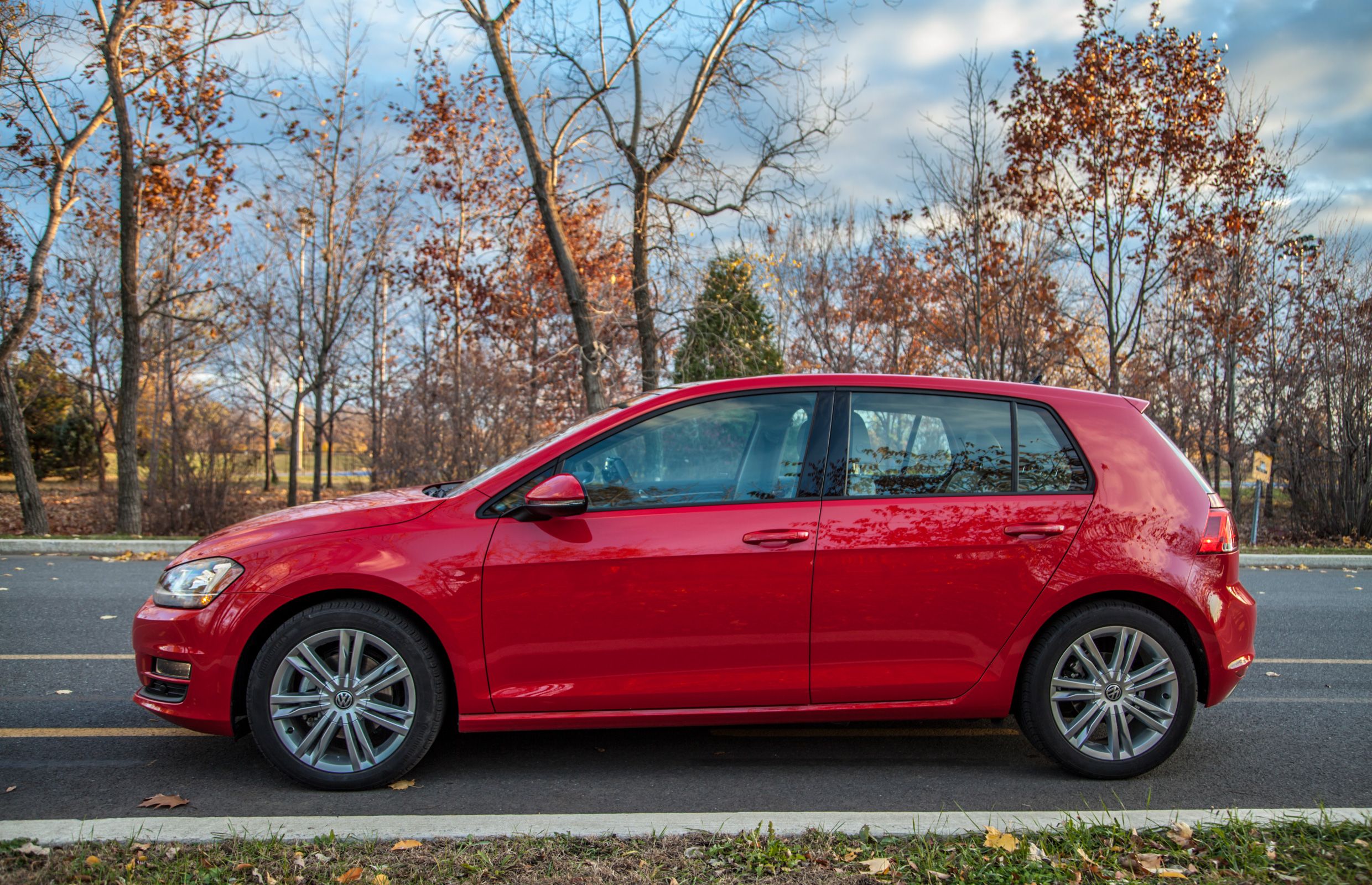 Car Review: 2015 Volkswagen Golf TDI Highline | Driving