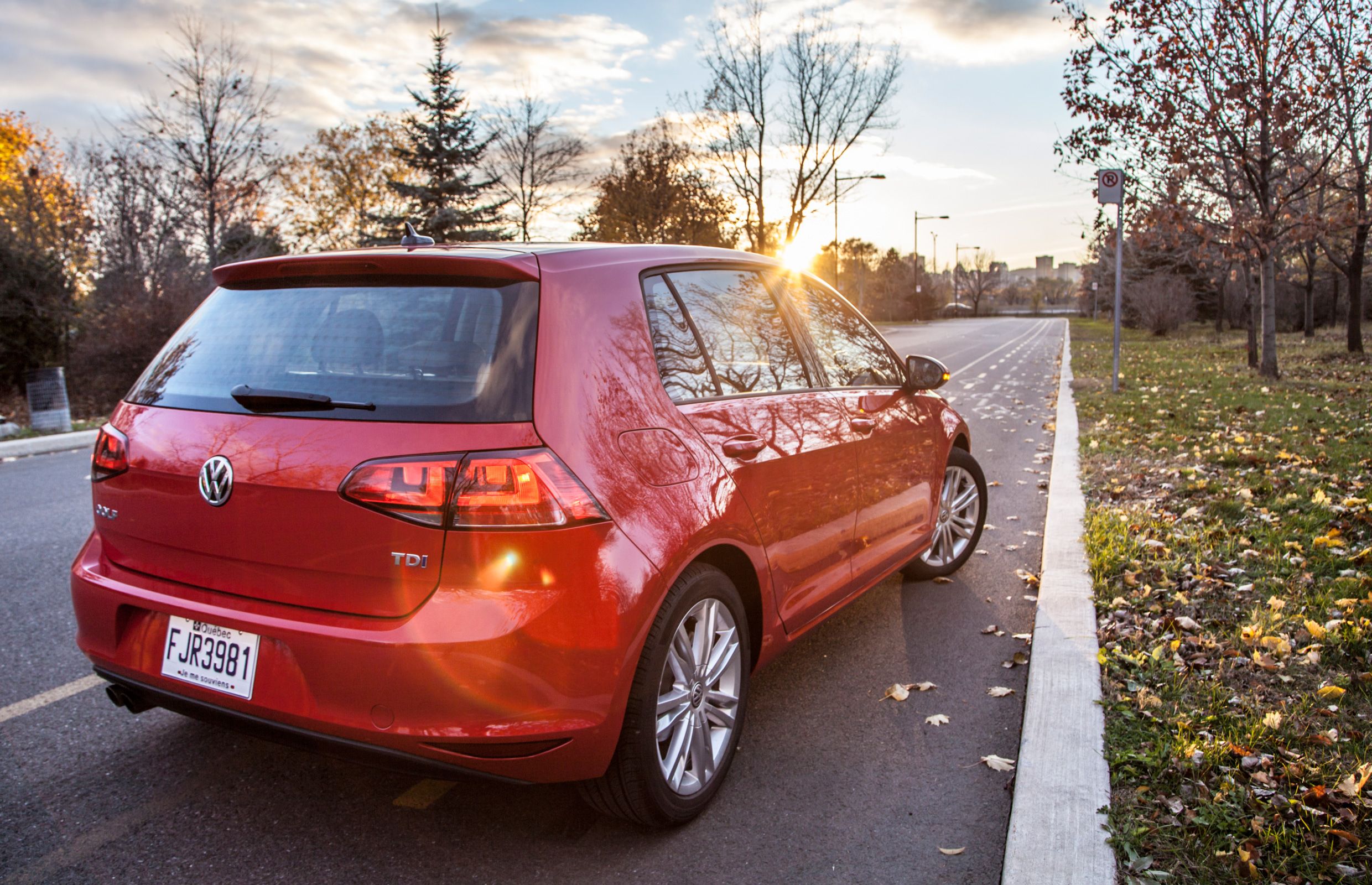Car Review: 2015 Volkswagen Golf TDI Highline | Driving