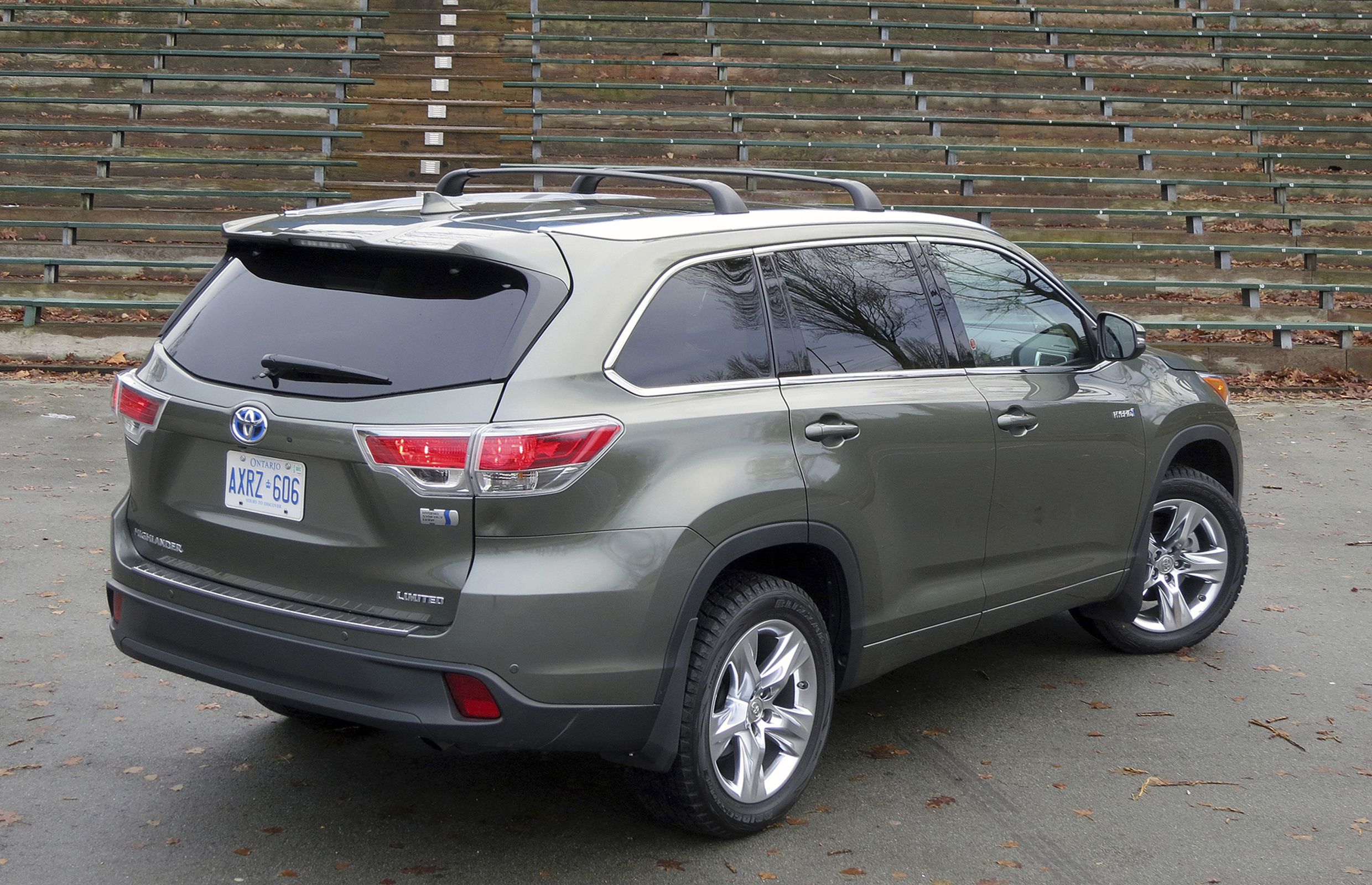 SUV Review: 2015 Toyota Highlander Hybrid Limited | Driving