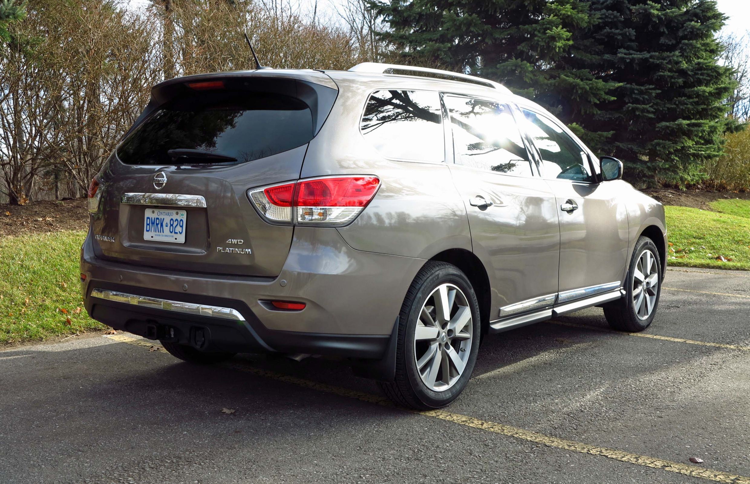 SUV Review: 2015 Nissan Pathfinder | Driving