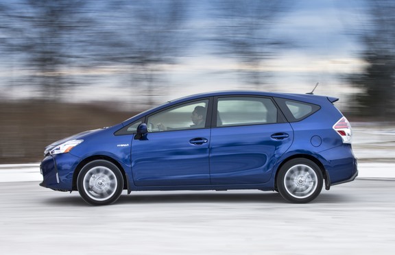 Car Review: 2015 Toyota Prius V | Driving