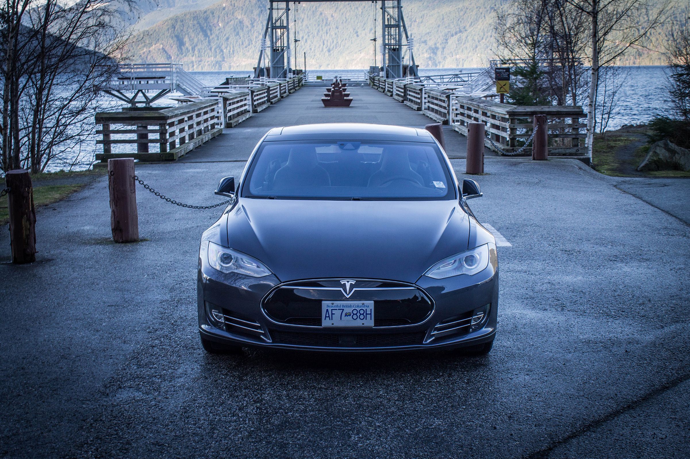 New Tesla update makes Model S P85D even faster | Driving