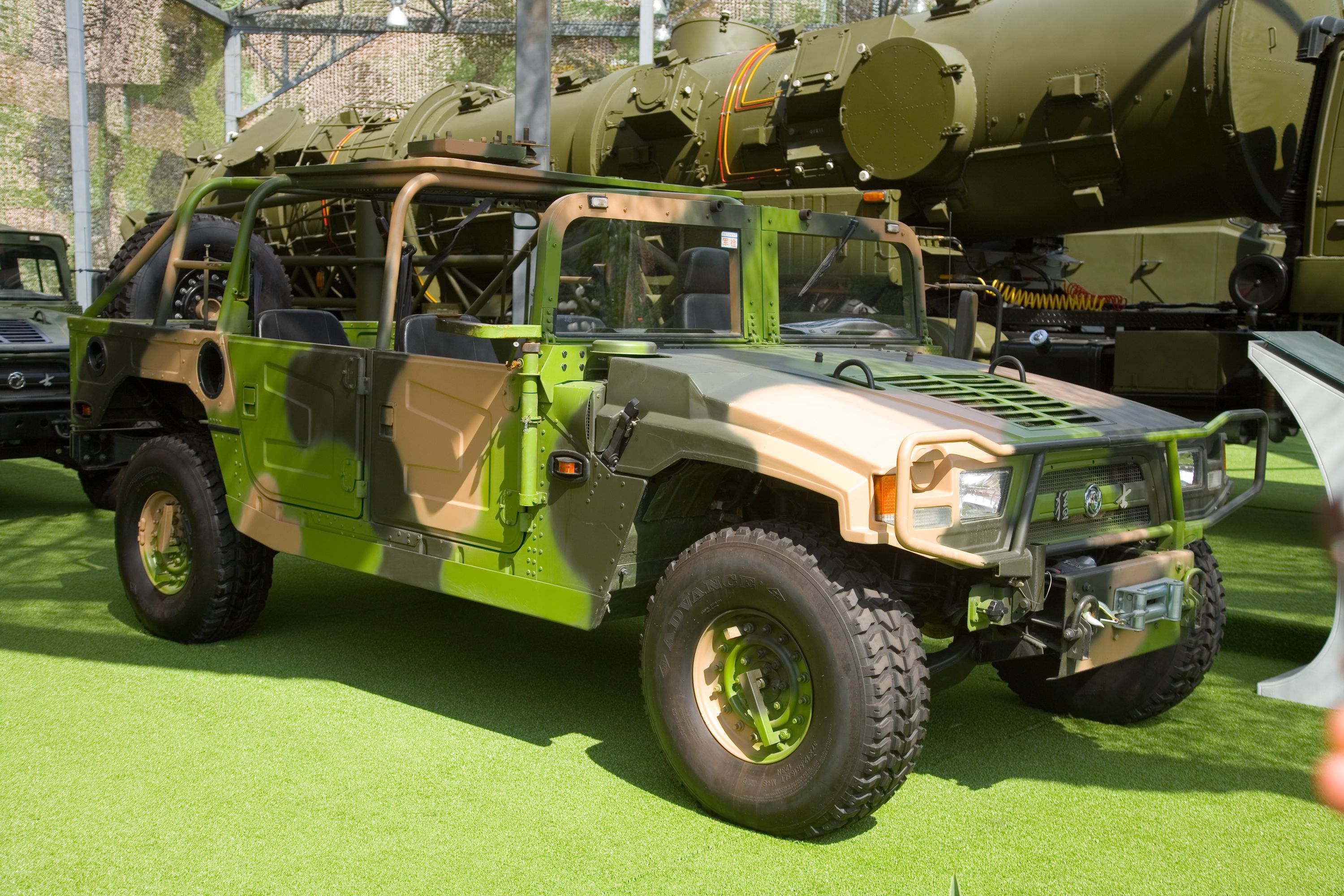 Top 10 Chinese knockoff cars vs. the original designs | Driving