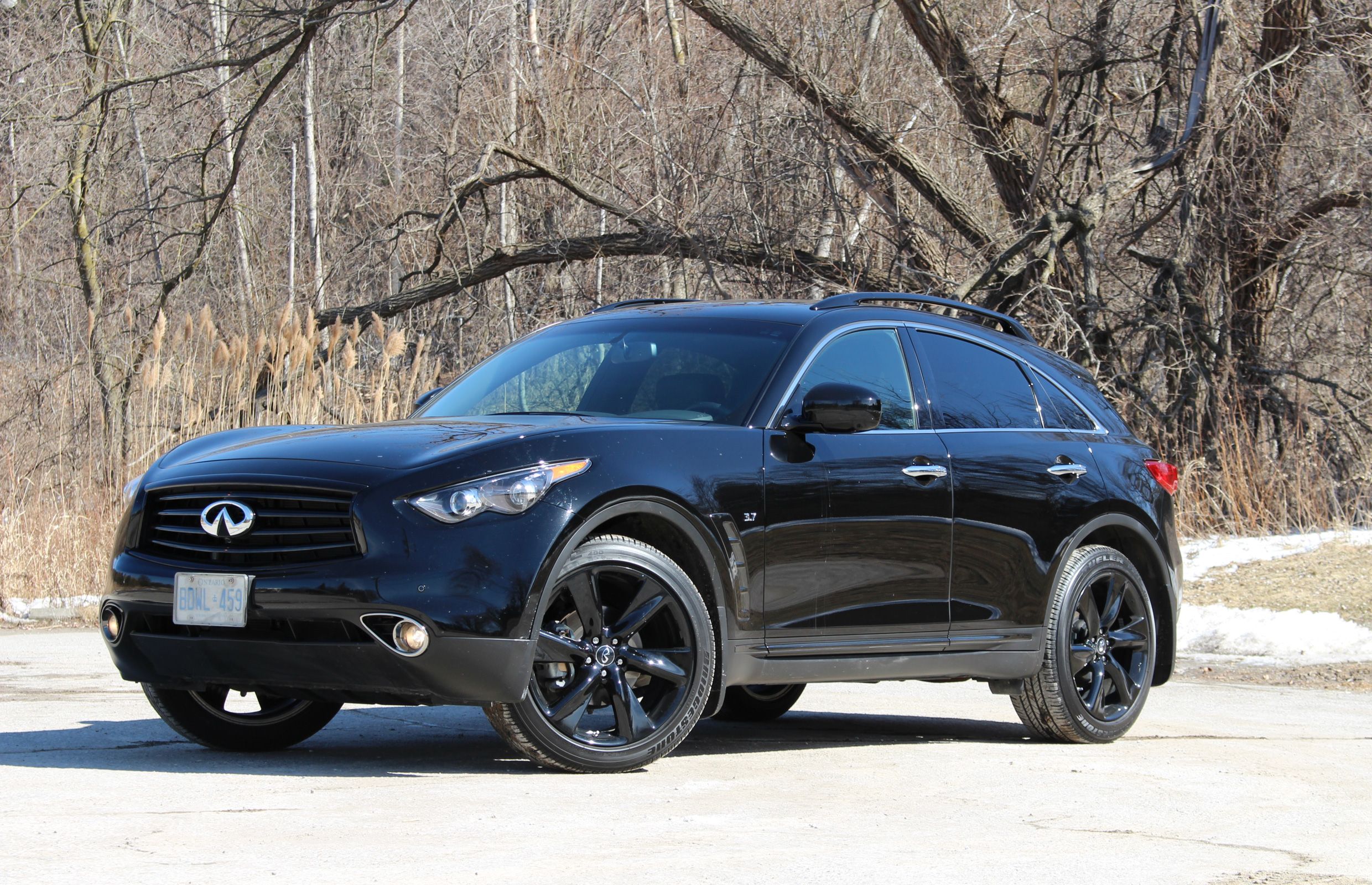 SUV Review: 2015 Infiniti QX70 Sport | Driving