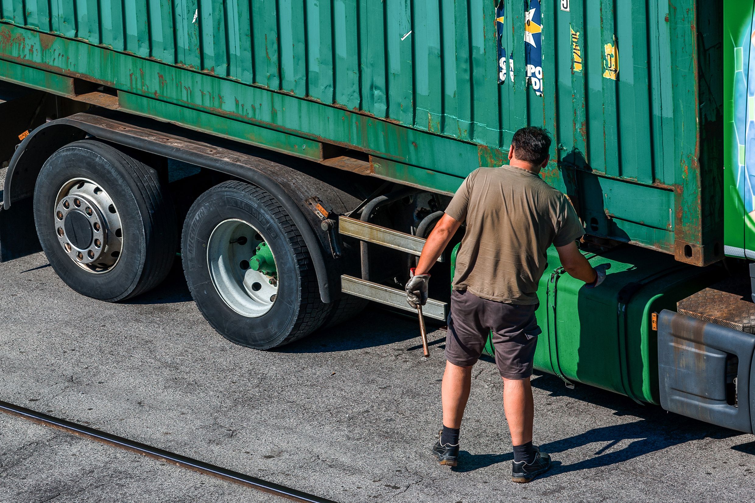 Day in the life of a Big Rig driver | Driving