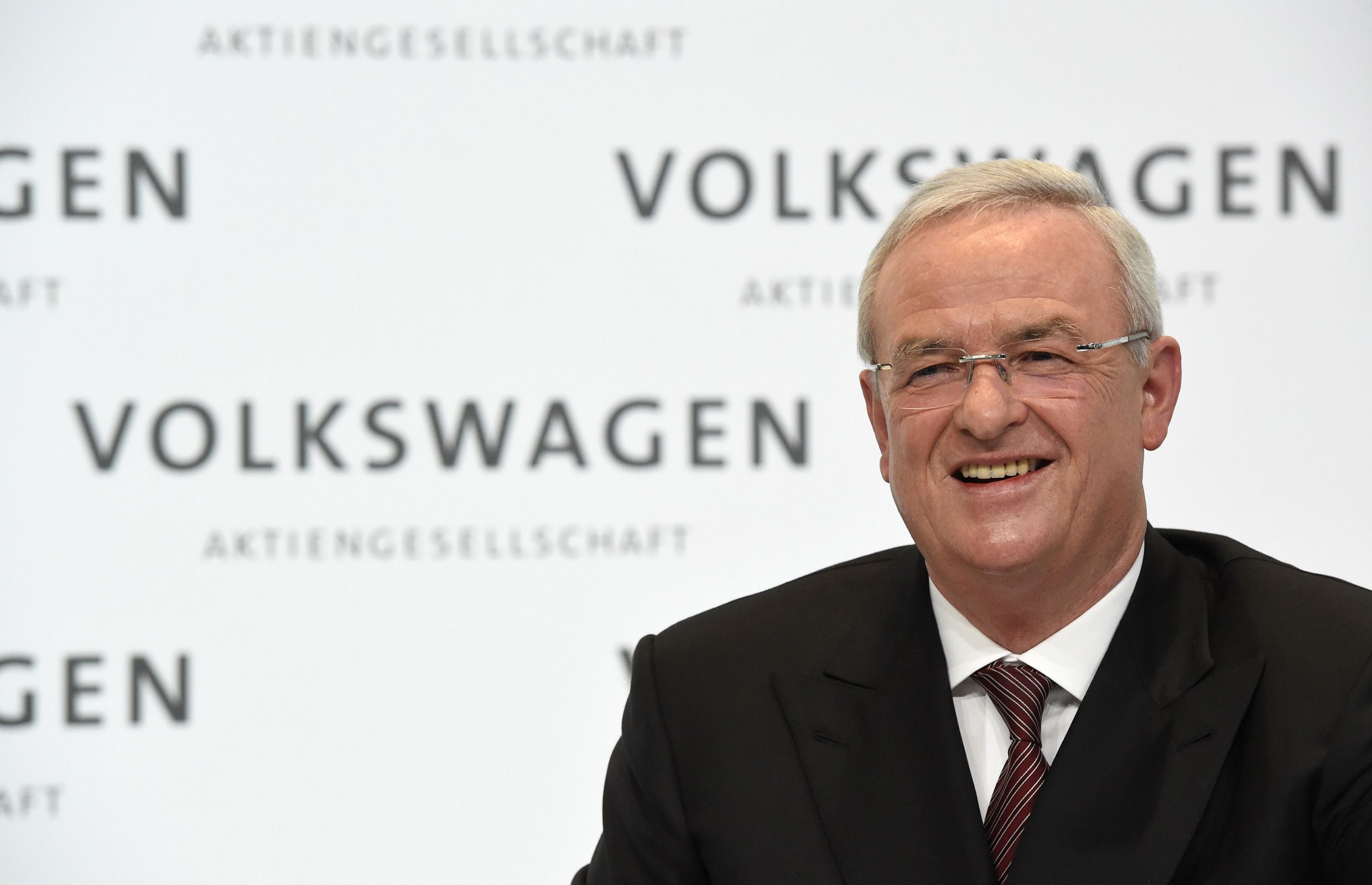 Former Volkswagen CEO, four other execs charged with fraud in Germany ...