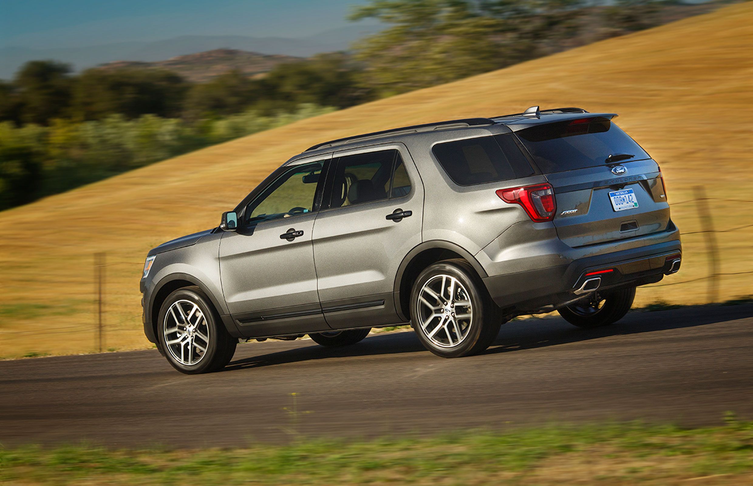 First Drive: 2016 Ford Explorer | Driving