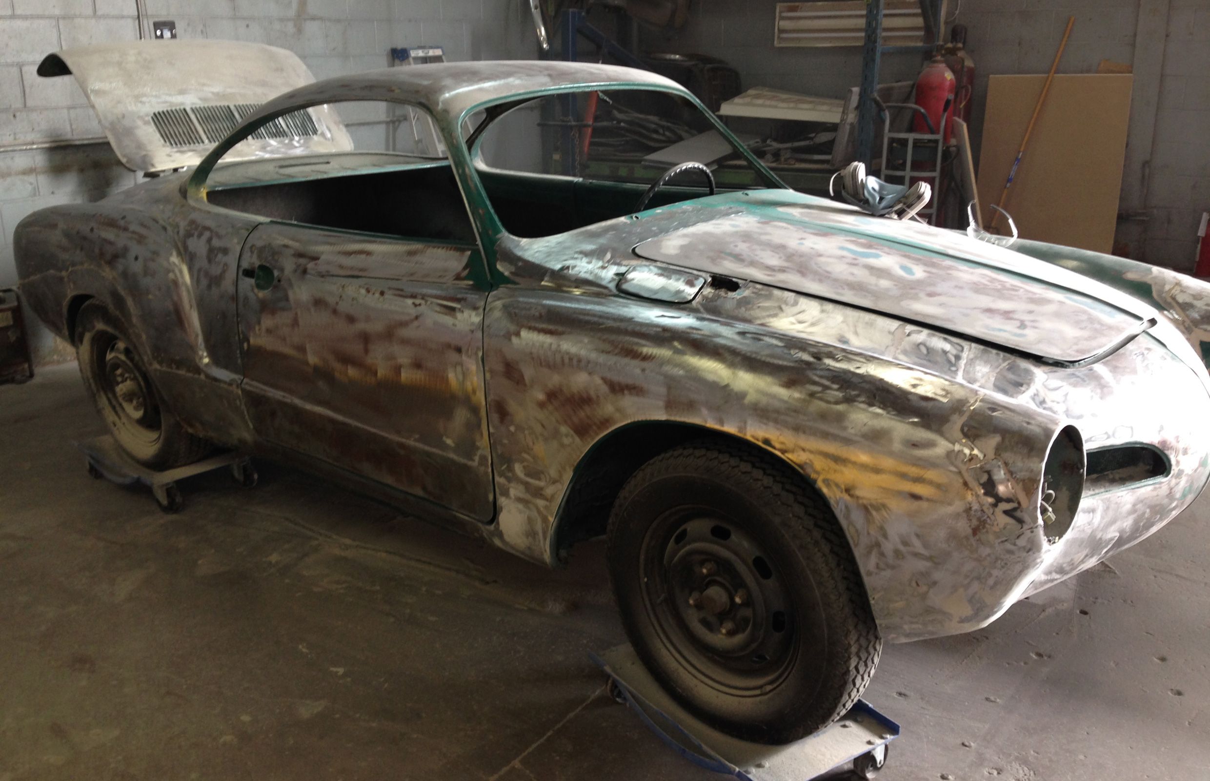 This auto body shop aims to make women feel at home | Driving