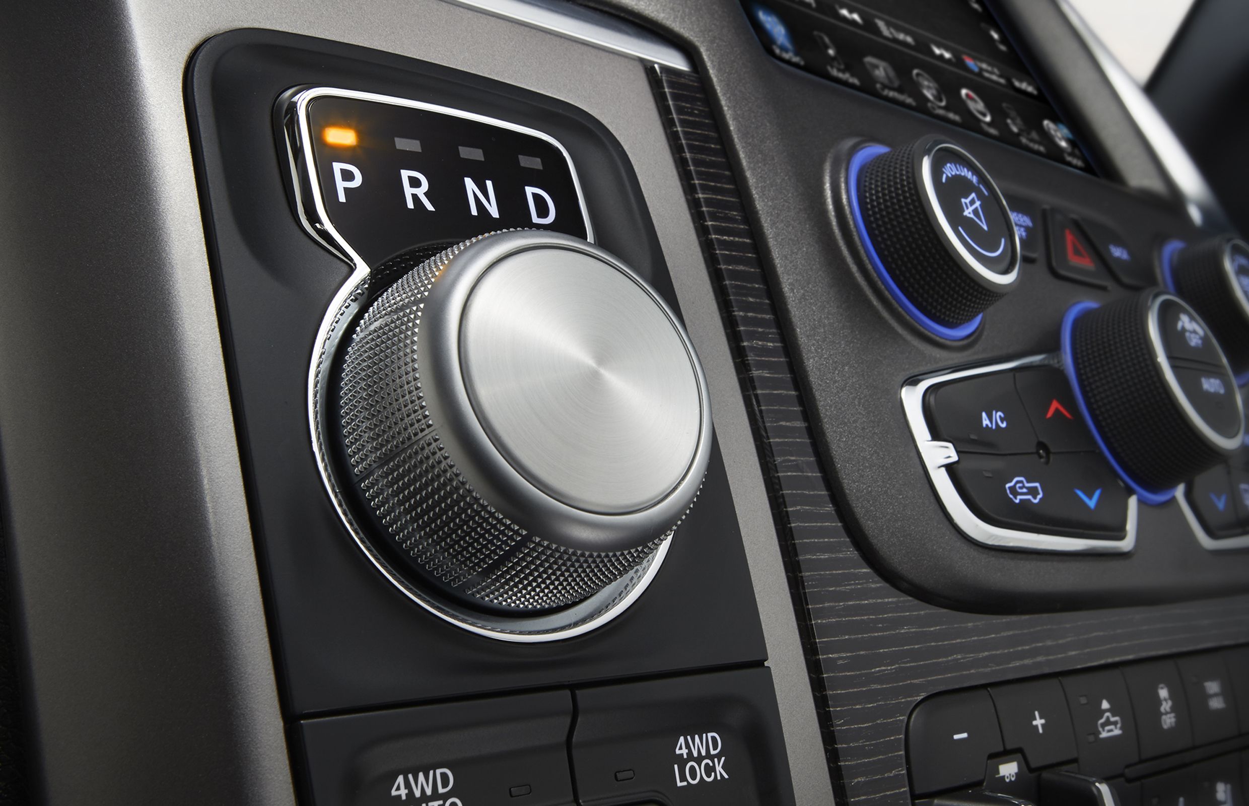 Pickup Review: 2015 Ram 1500 Hemi Black Sport CrewCab | Driving