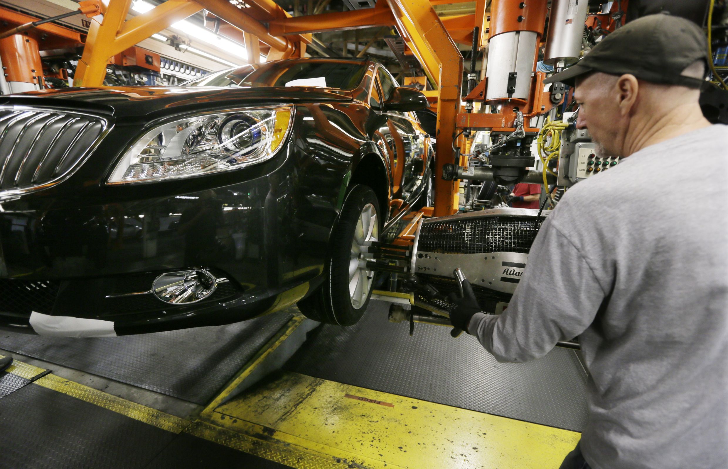Why U.S. auto workers say they're overdue for a raise | Driving