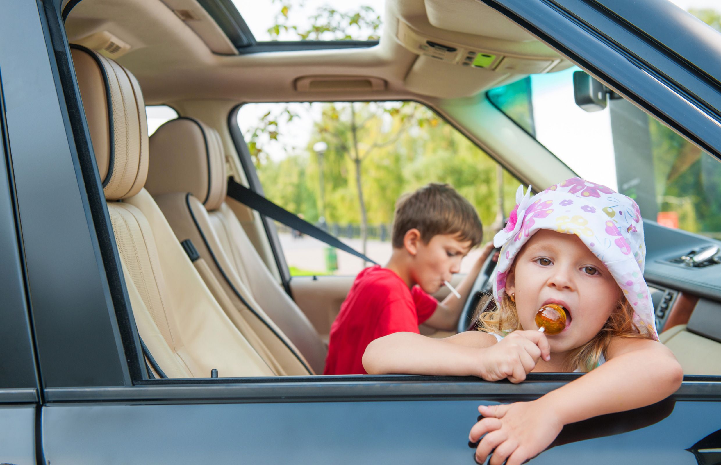 Eating in the car can be a real handful | Driving