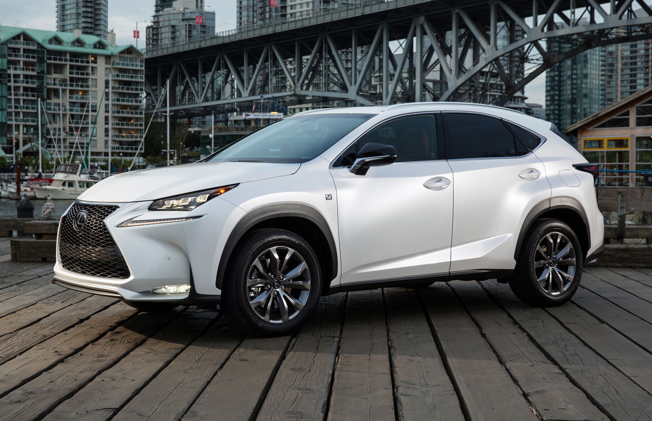 Lexus trying out no-haggle pricing in the U.S. | Driving