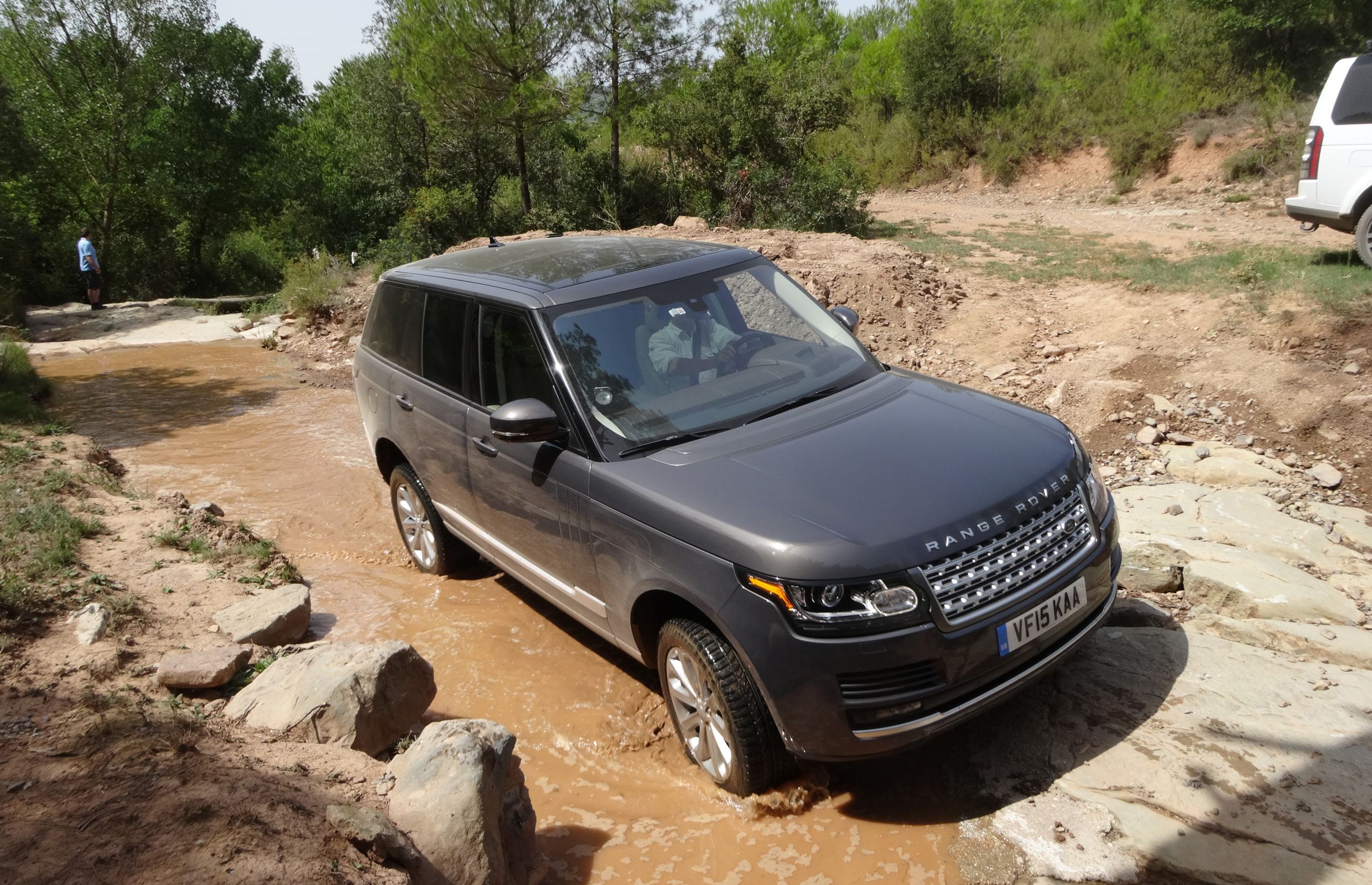 First Drive: 2016 Range Rover HSE Td6 | Driving
