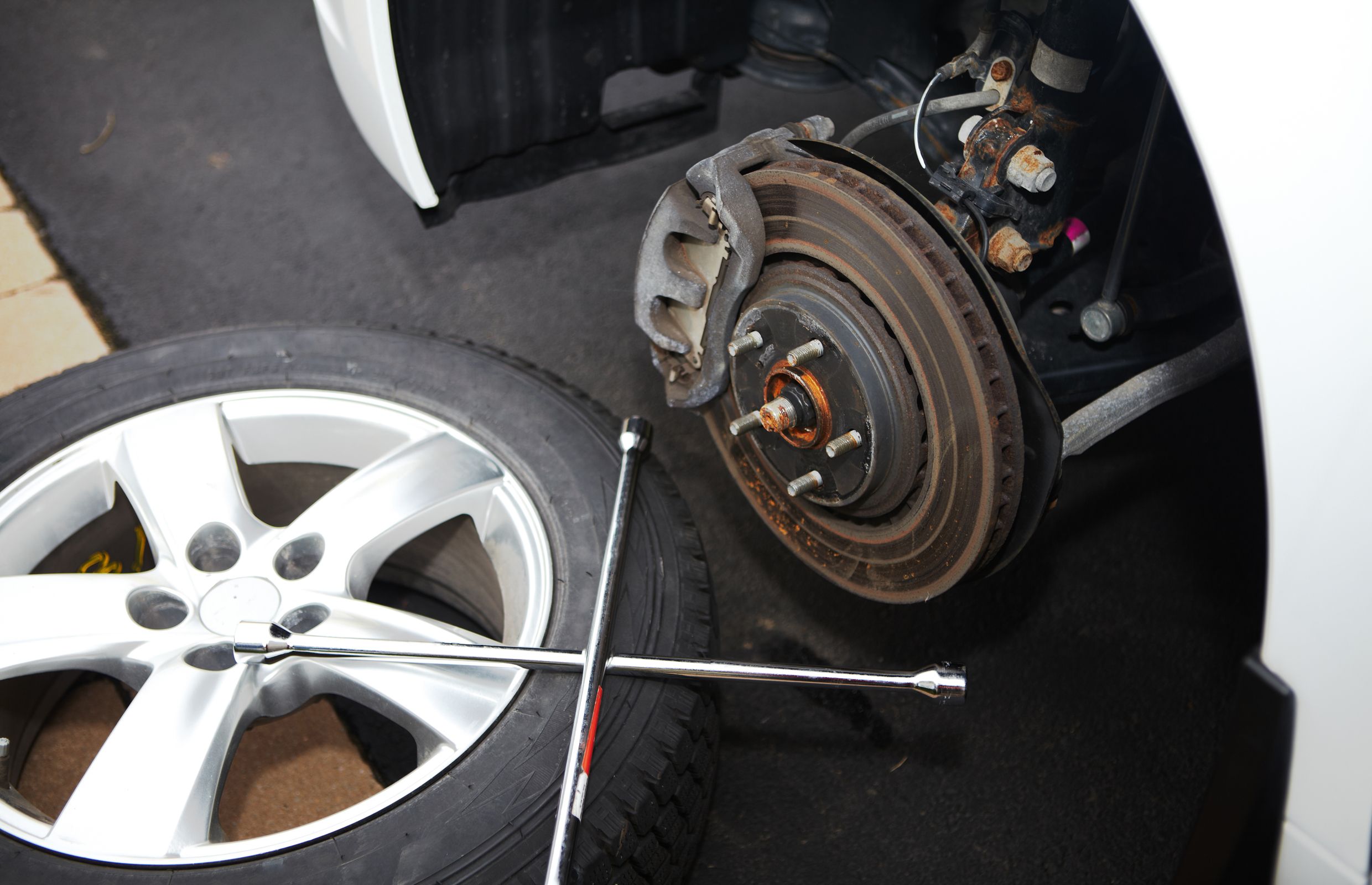 Seven tools any car nut would love under the tree | Driving