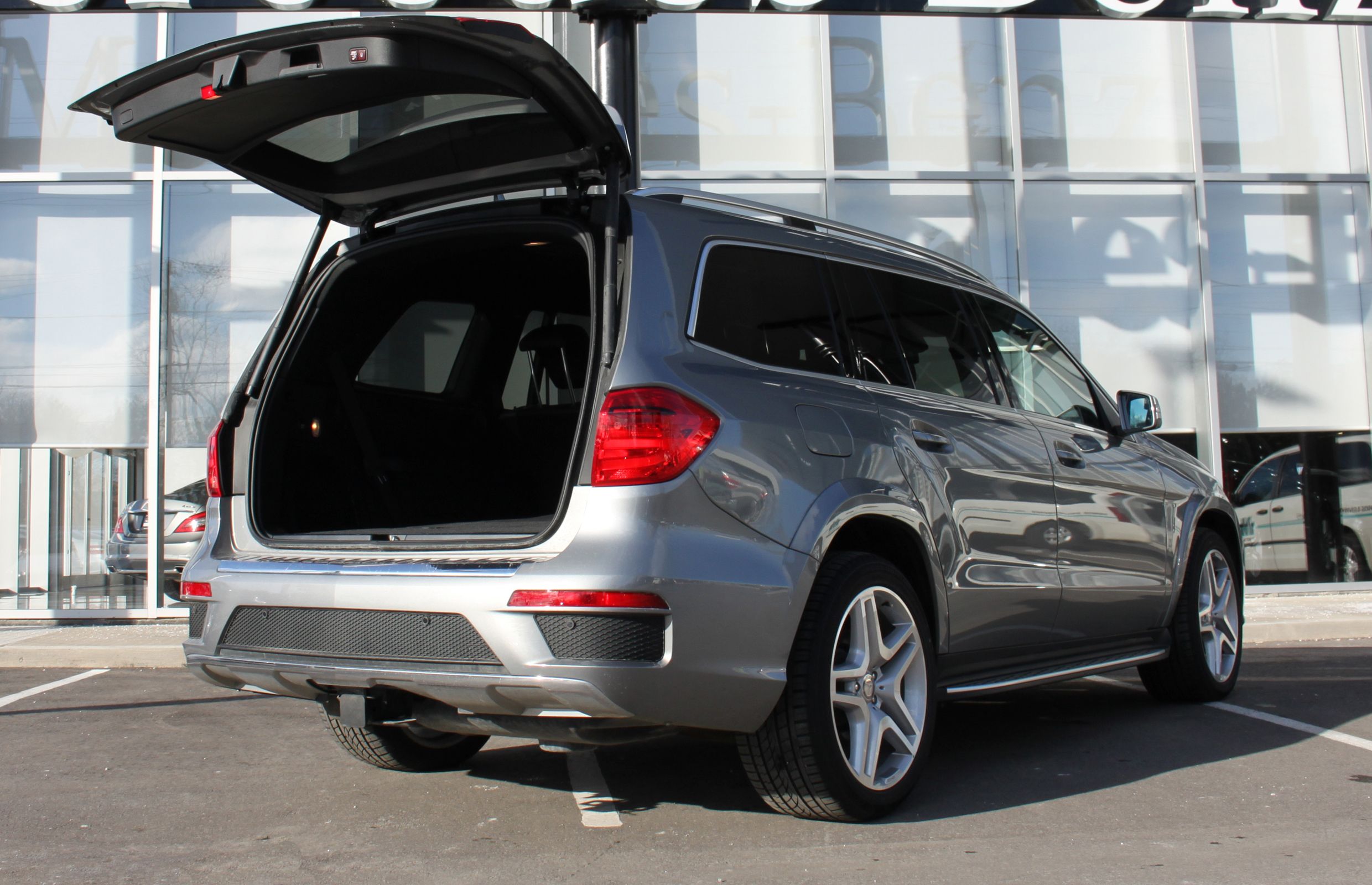 SUV Review: 2016 Mercedes-Benz GL350 BlueTec | Driving