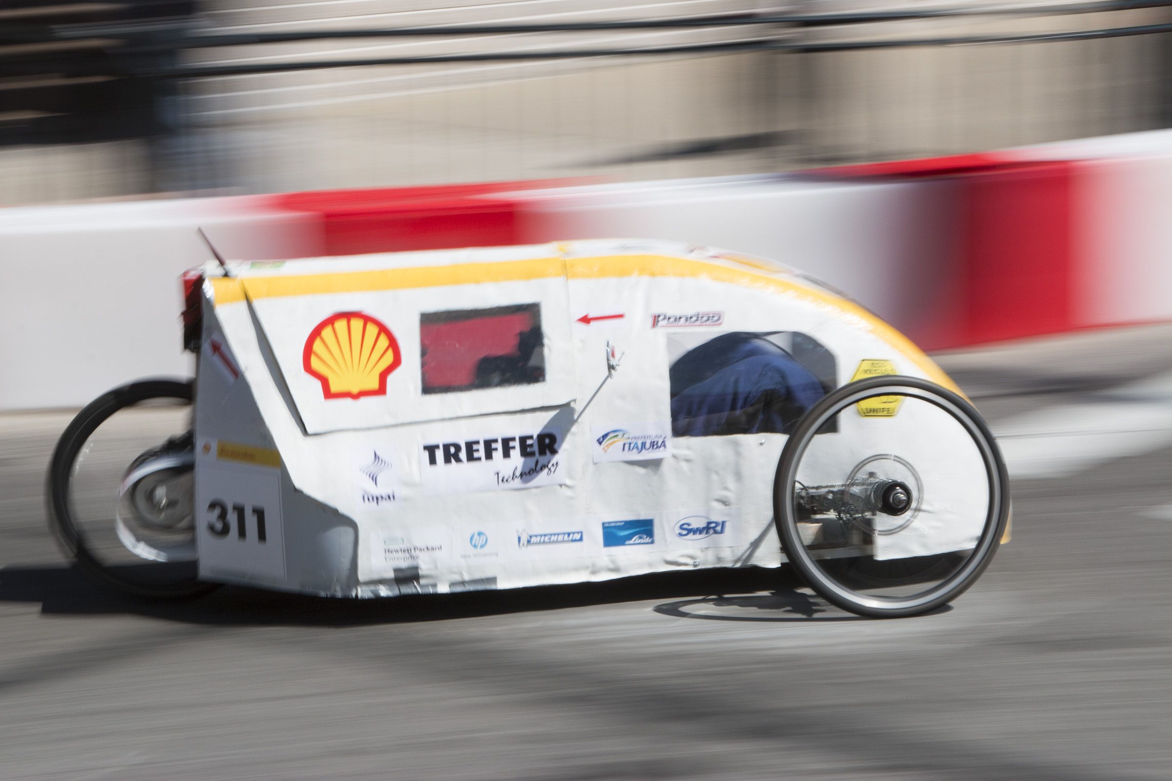 Students pursue ultra fuel economy at Shell Eco-marathon | Driving