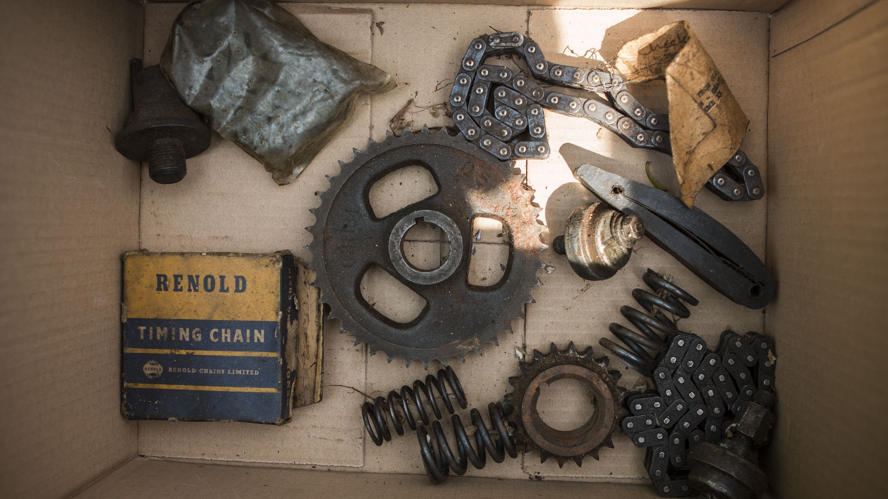 Rare parts and rare cars at the Rootes Group swap meet | Driving