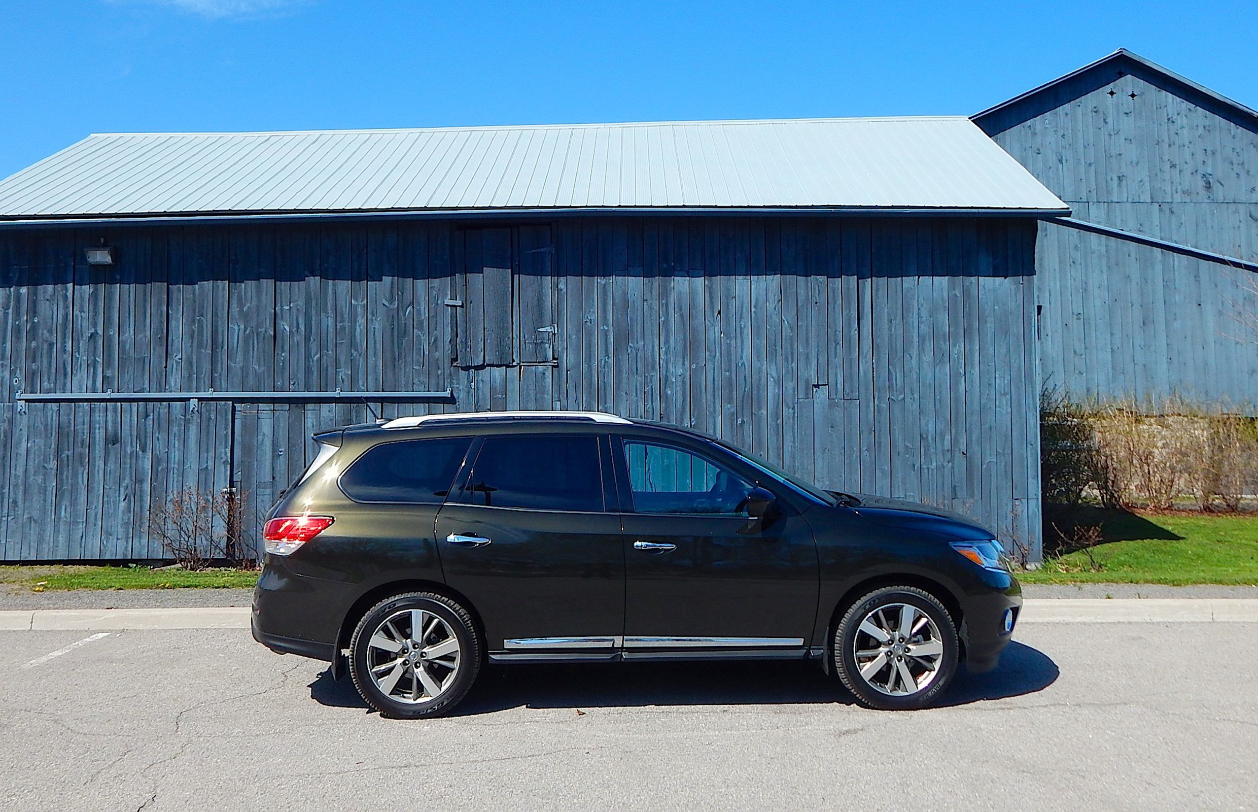 SUV Review: 2016 Nissan Pathfinder Platinum 4WD | Driving